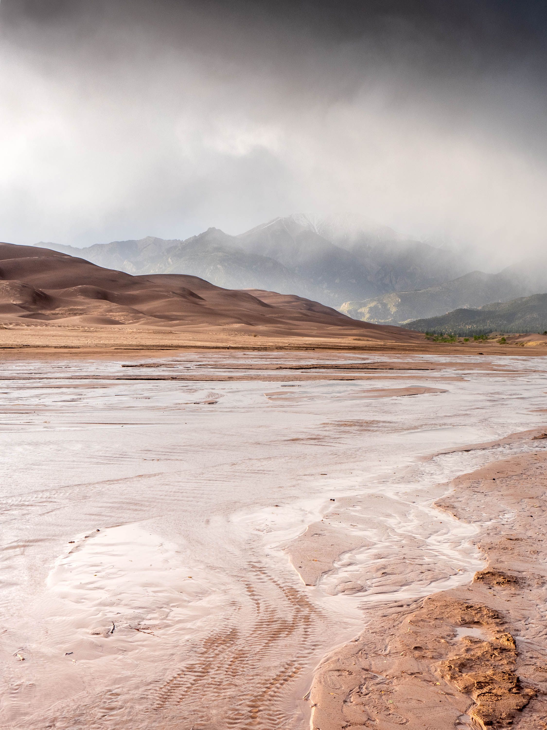 Shallow and Wide Mountain River · Free Stock Photo