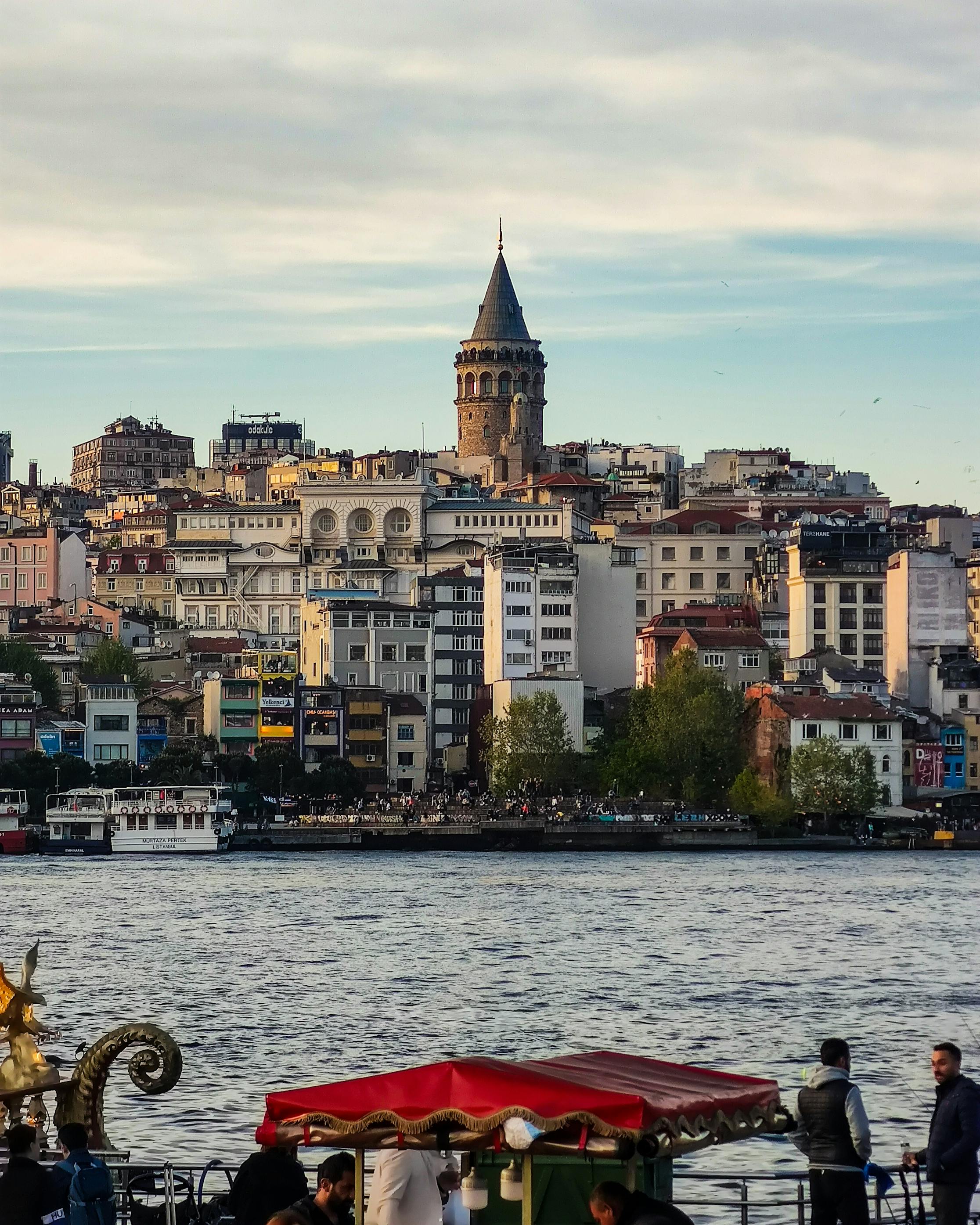 Facade of the Queens Hotel, Kandy, Sri Lanka · Free Stock Photo