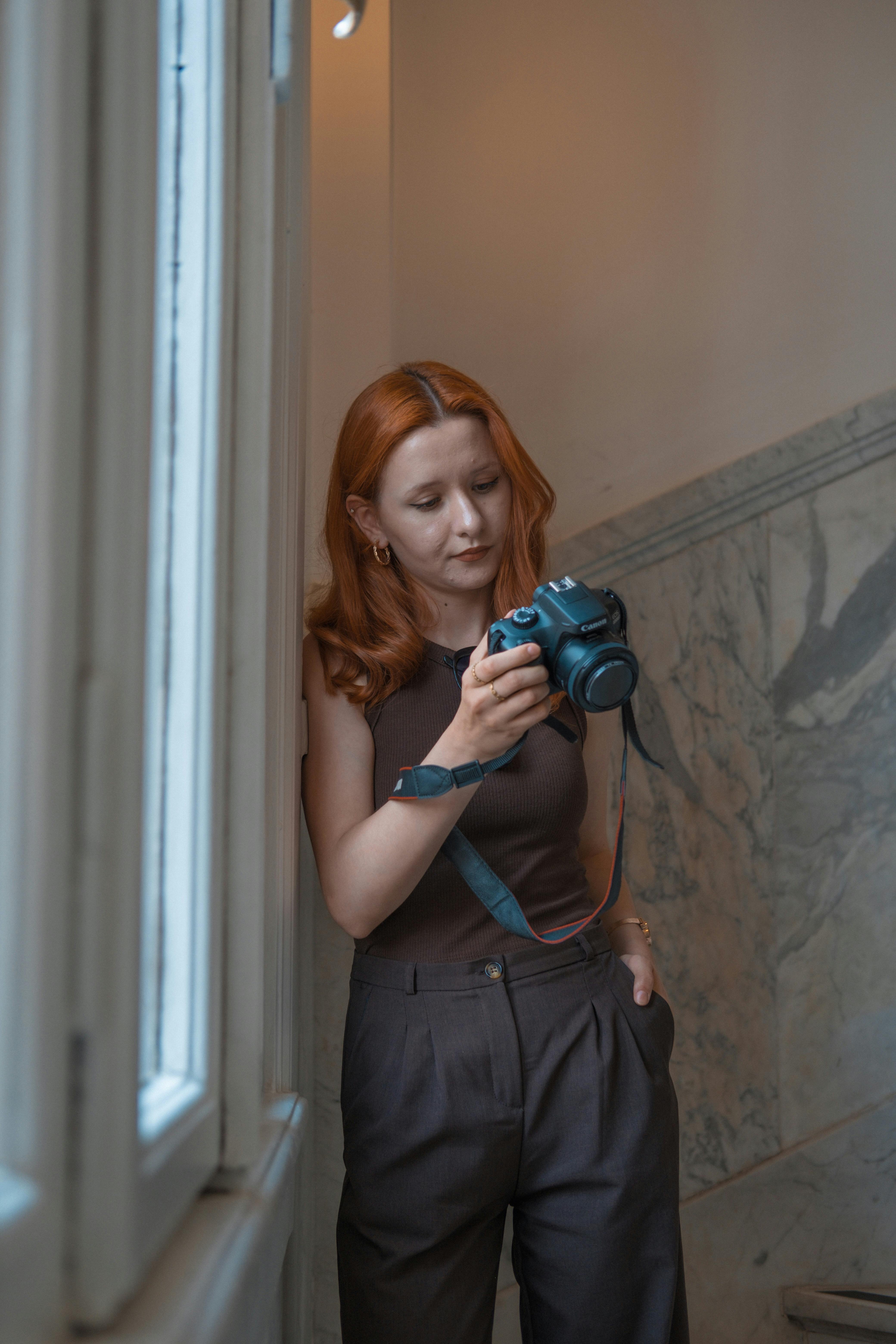 Average Young Woman Photos, Download The BEST Free Average Young Woman ...