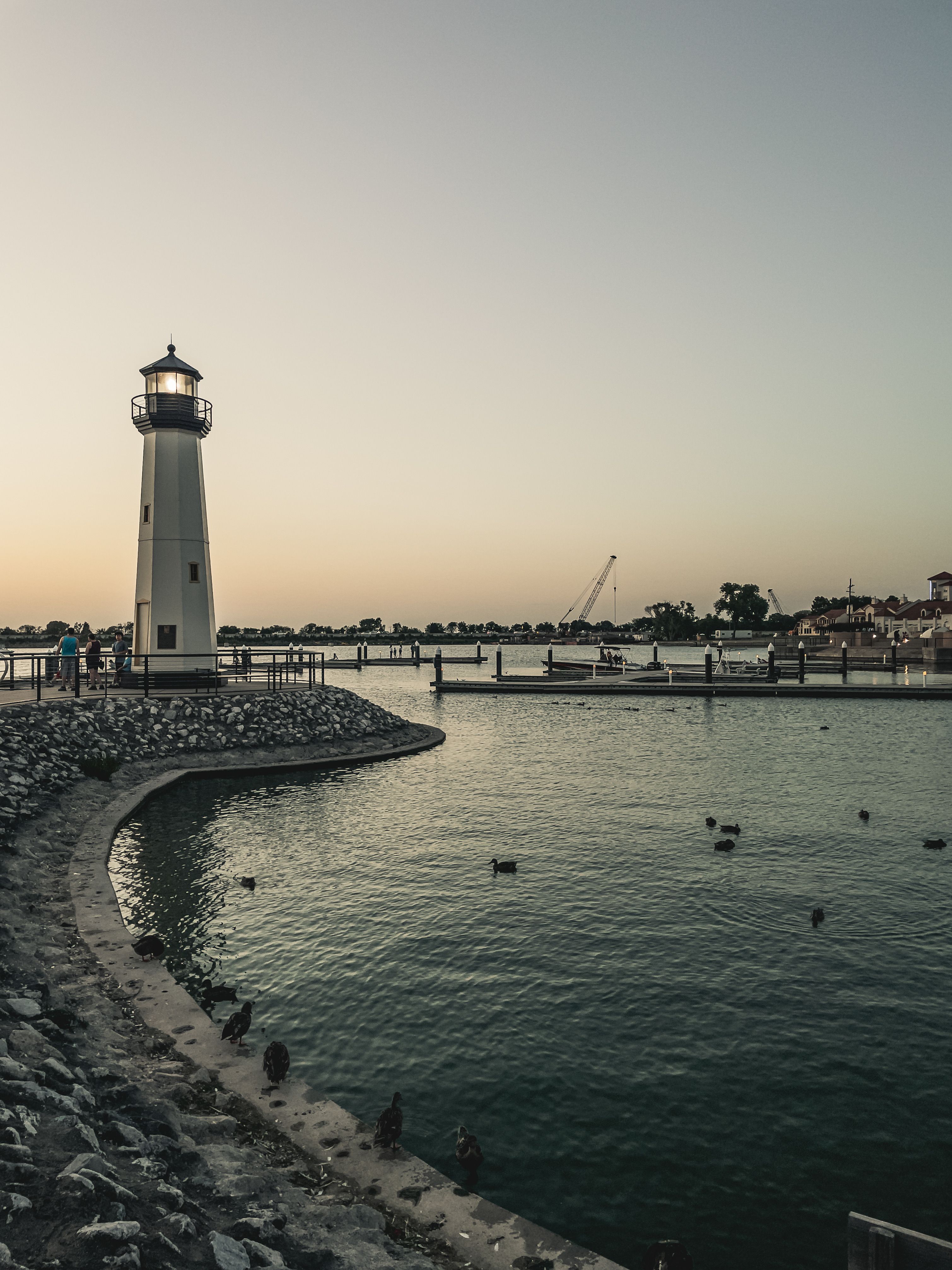 Lighthouse in the Dallas Harbor · Free Stock Photo
