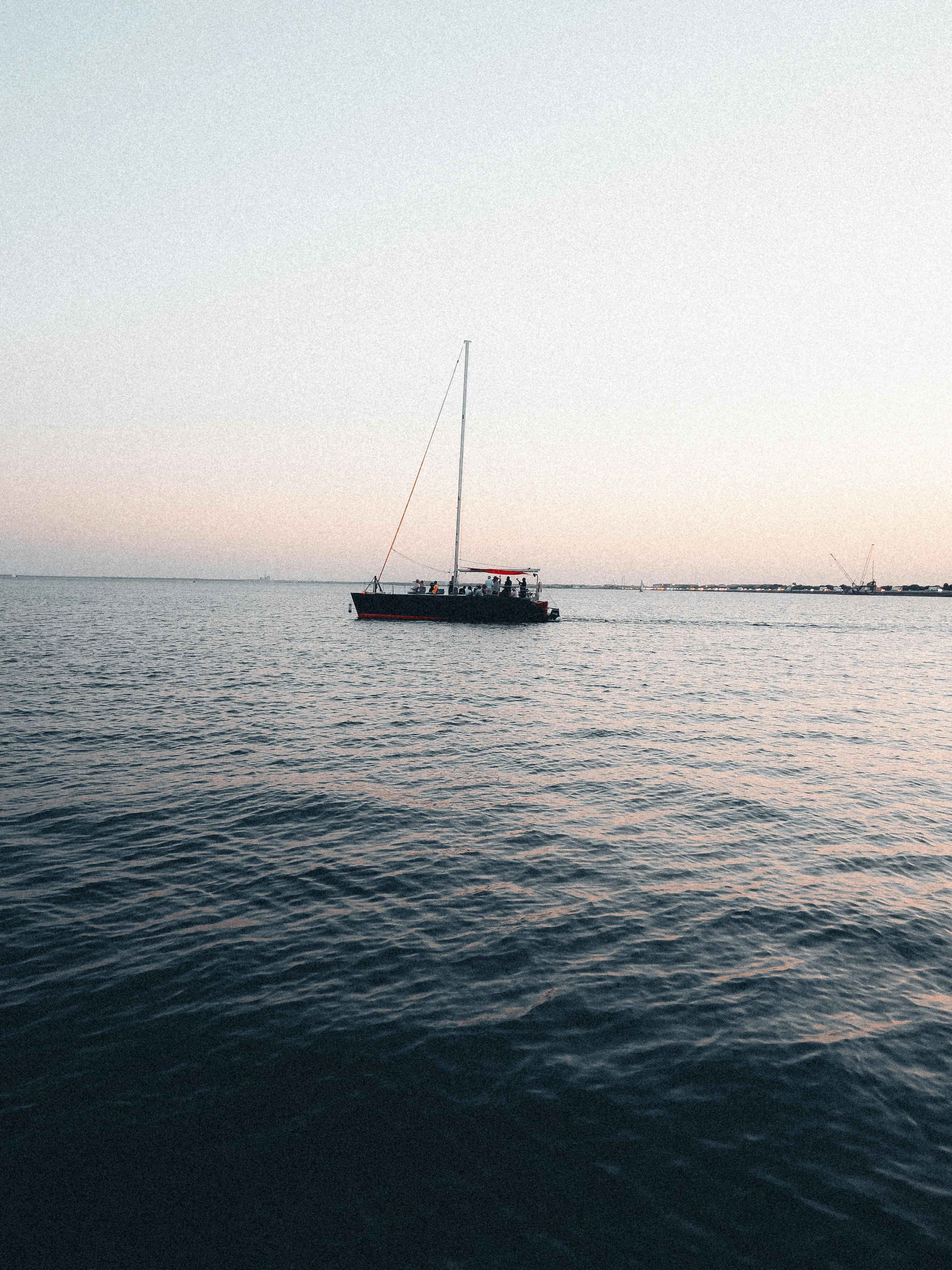 Boat on Body of Water · Free Stock Photo