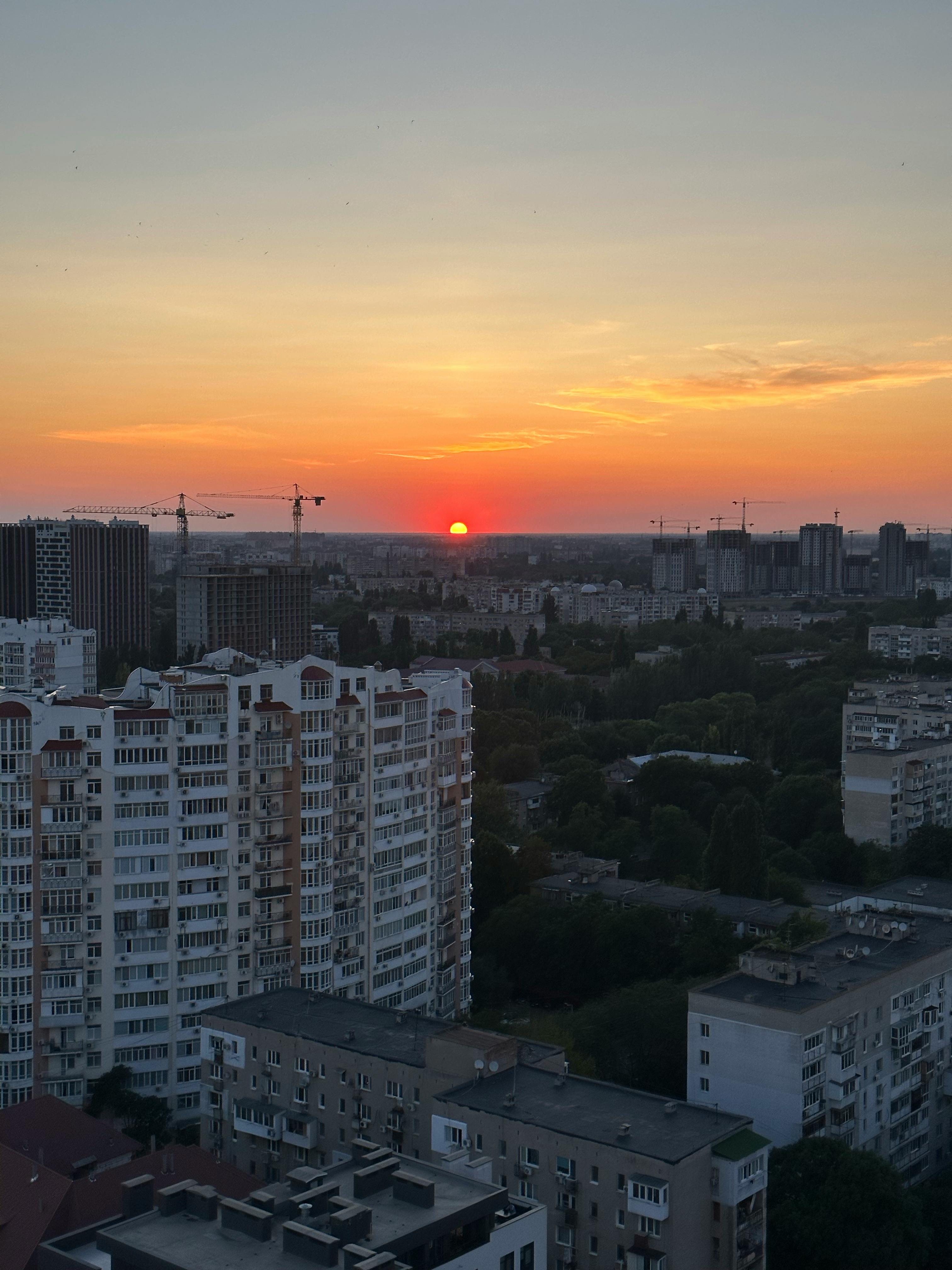 Sunset over Town · Free Stock Photo