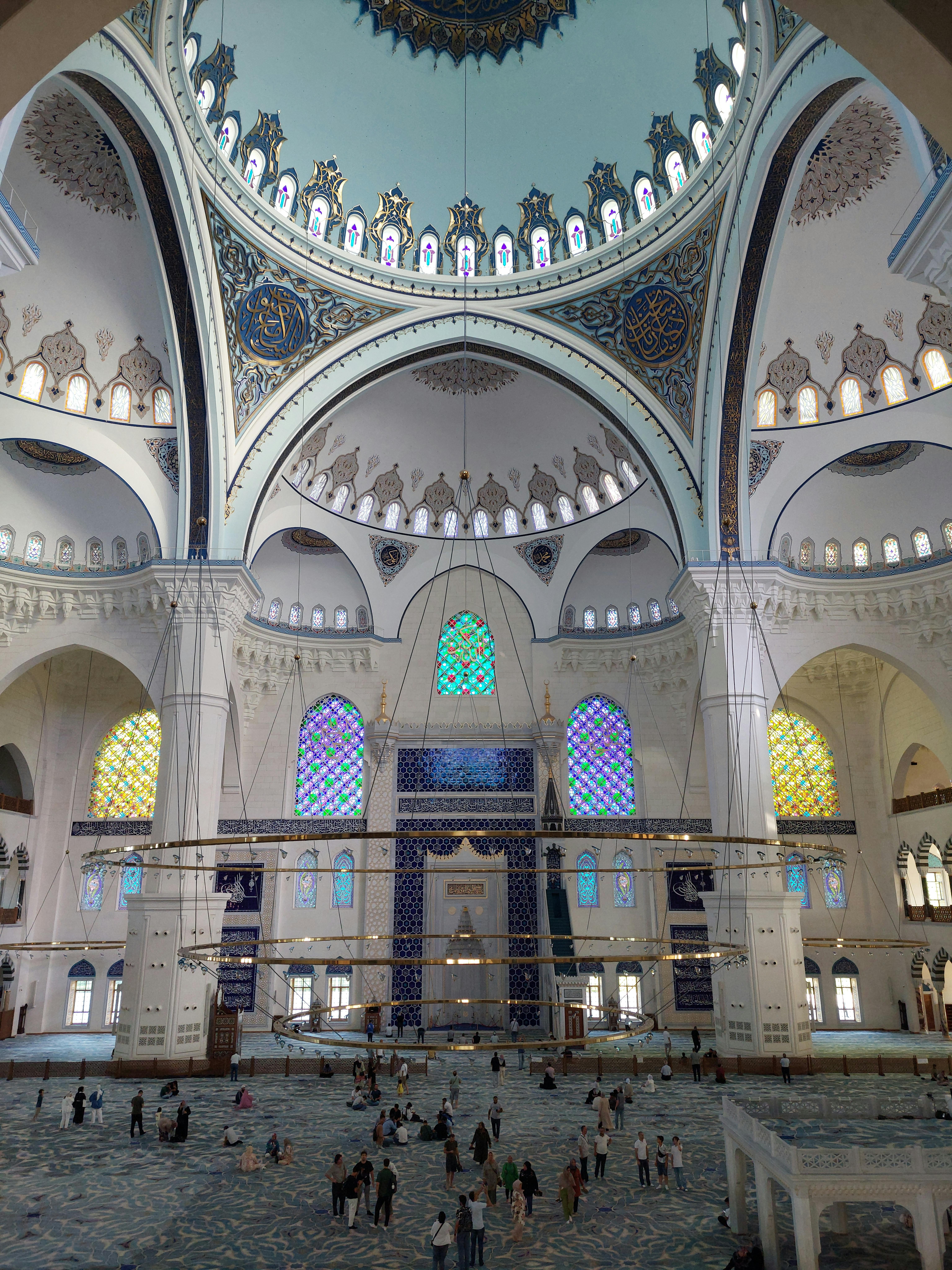 Ornamented Interior of Camlica Mosque in Istanbul · Free Stock Photo