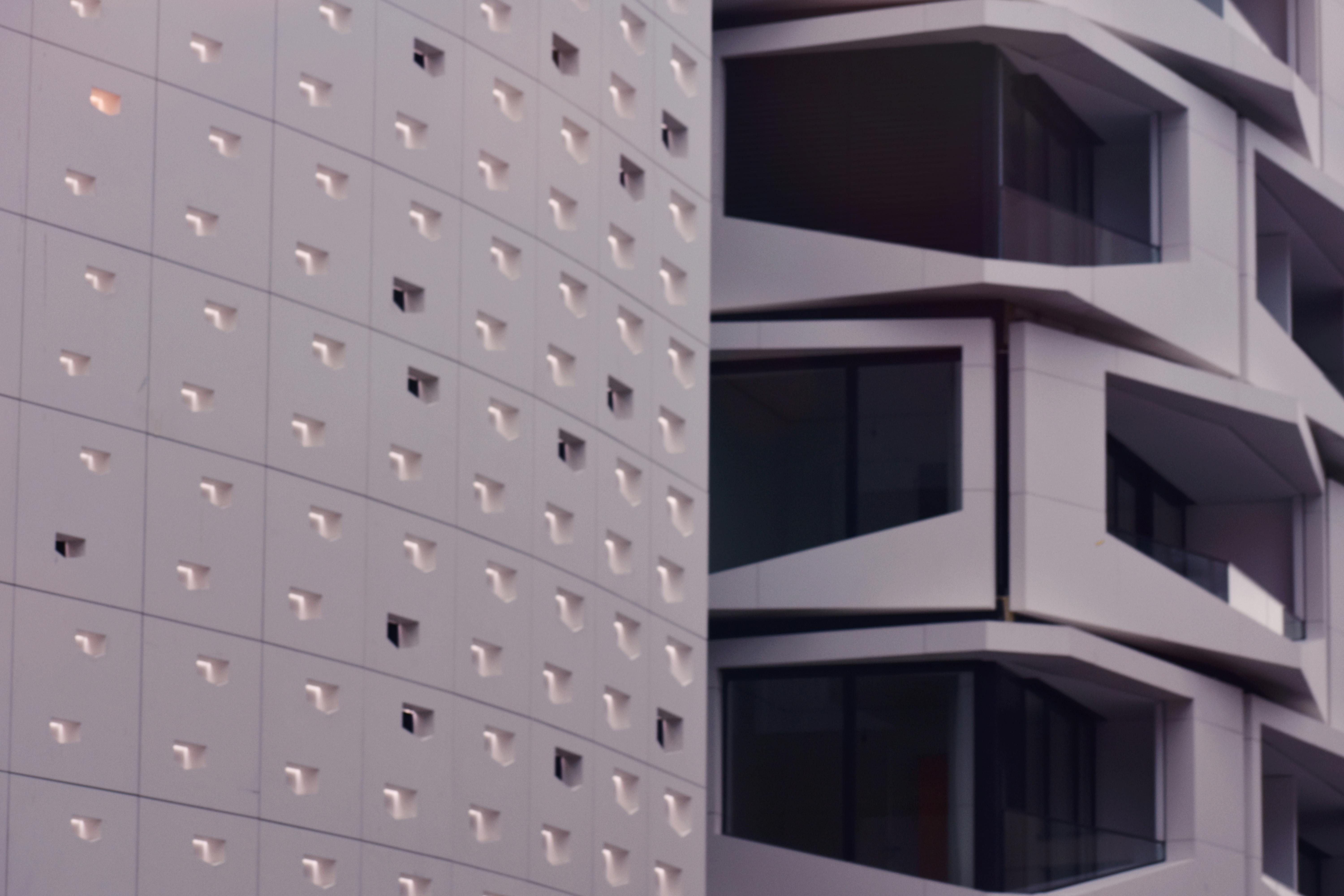 White High-rise Building · Free Stock Photo