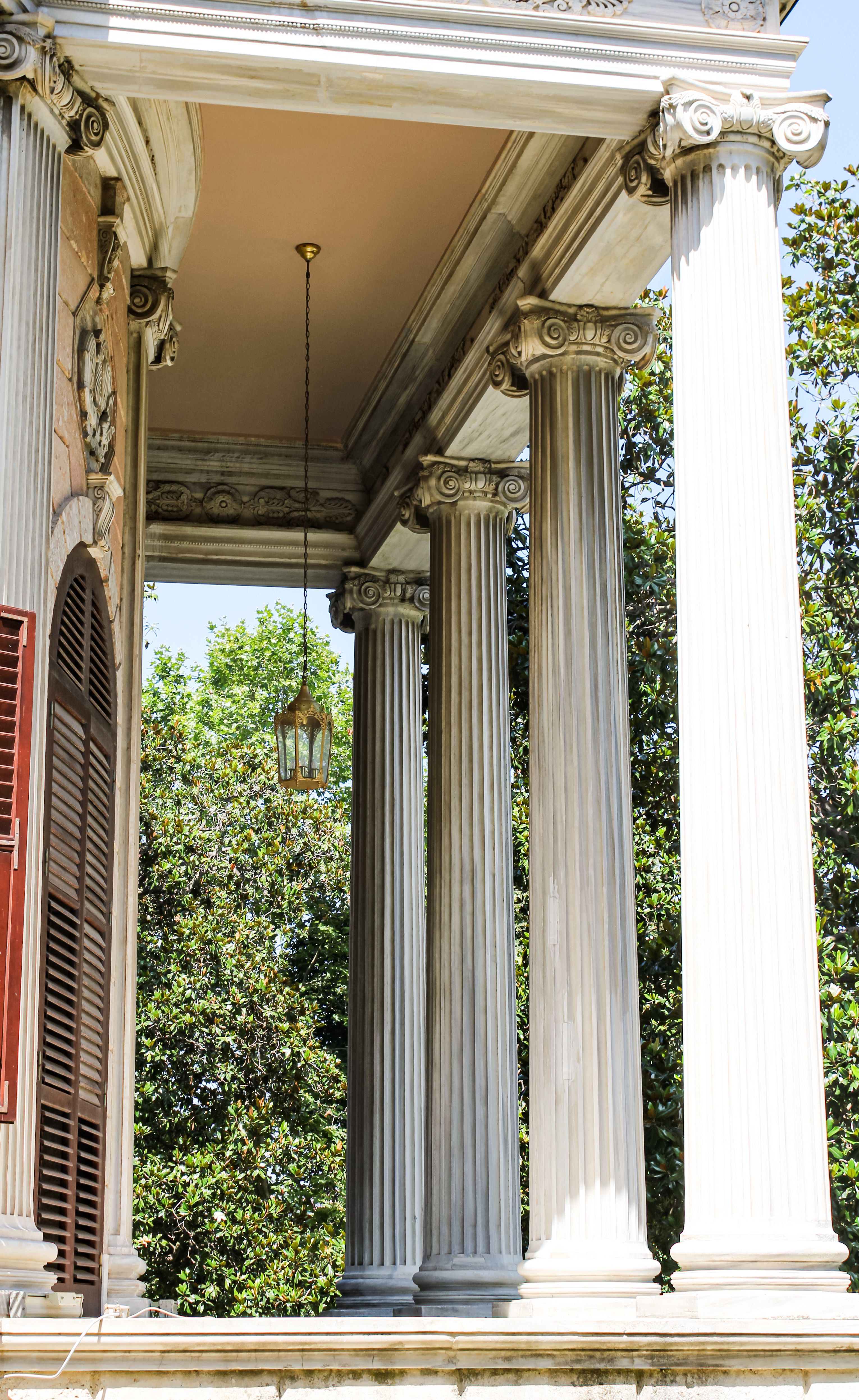 Columns of Beykoz Mecidiye Pavilion in Istanbul · Free Stock Photo