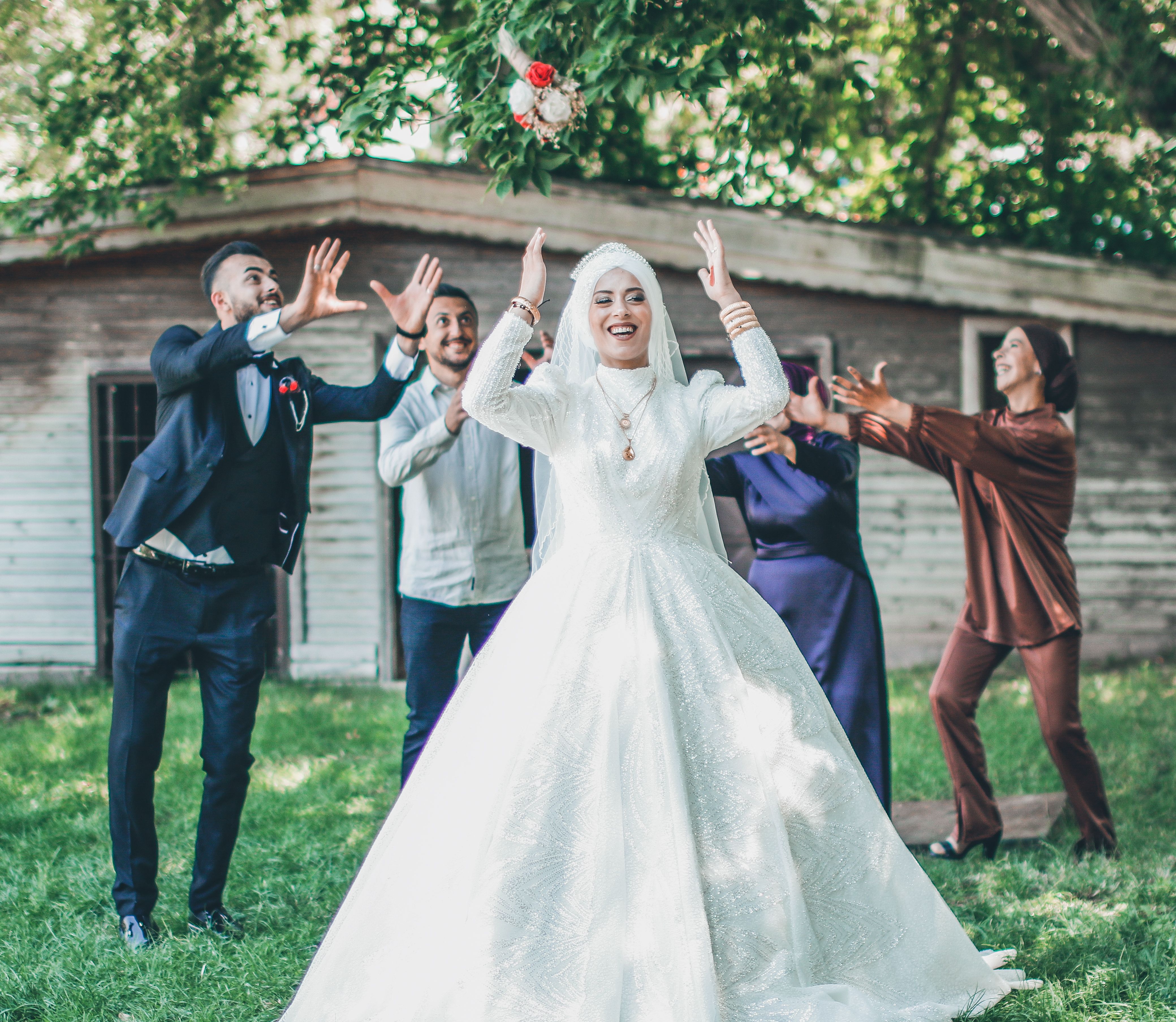 Catching Bouquet Photos, Download The BEST Free Catching Bouquet Stock ...