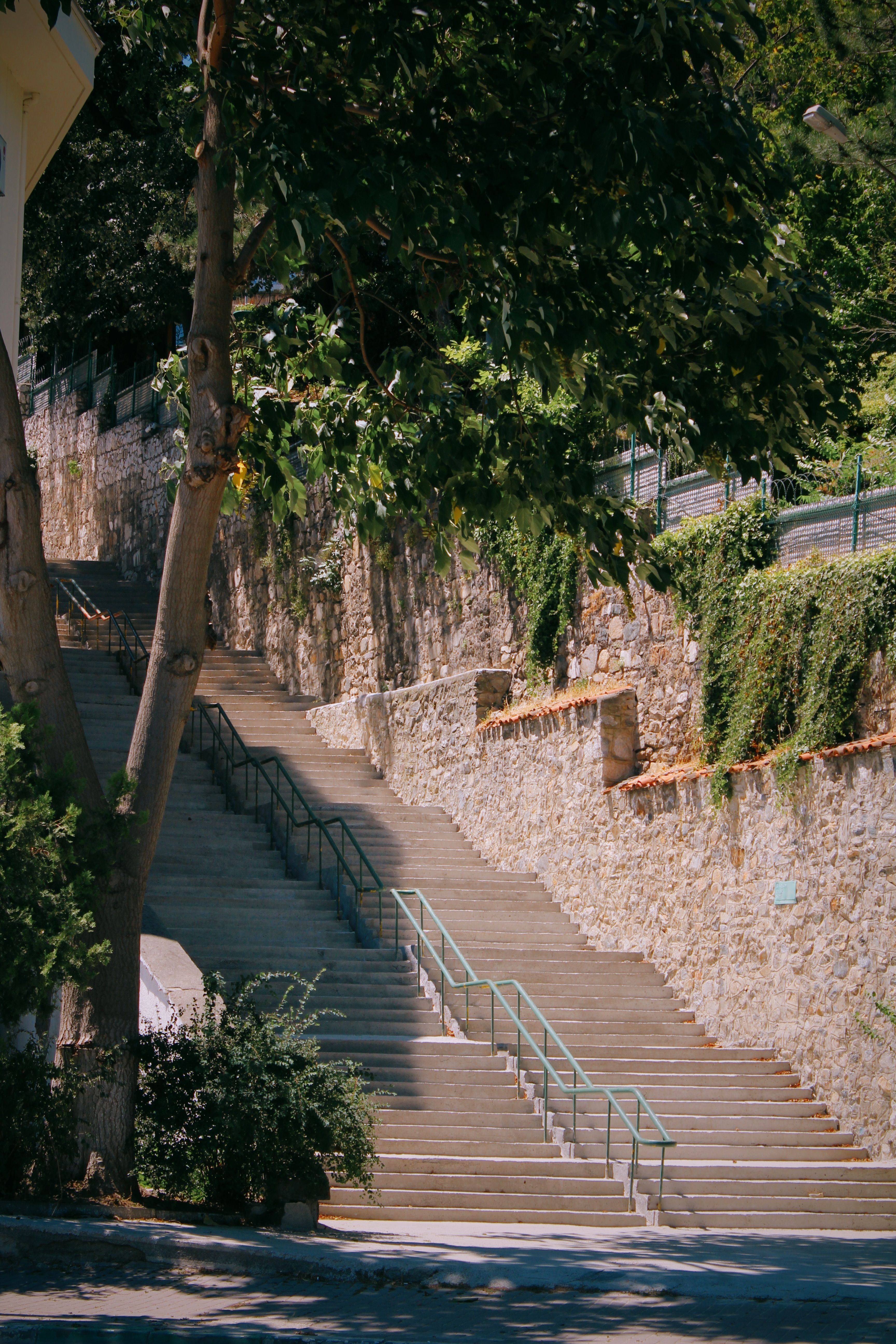 Sunlit Wall over Stairs in Town · Free Stock Photo