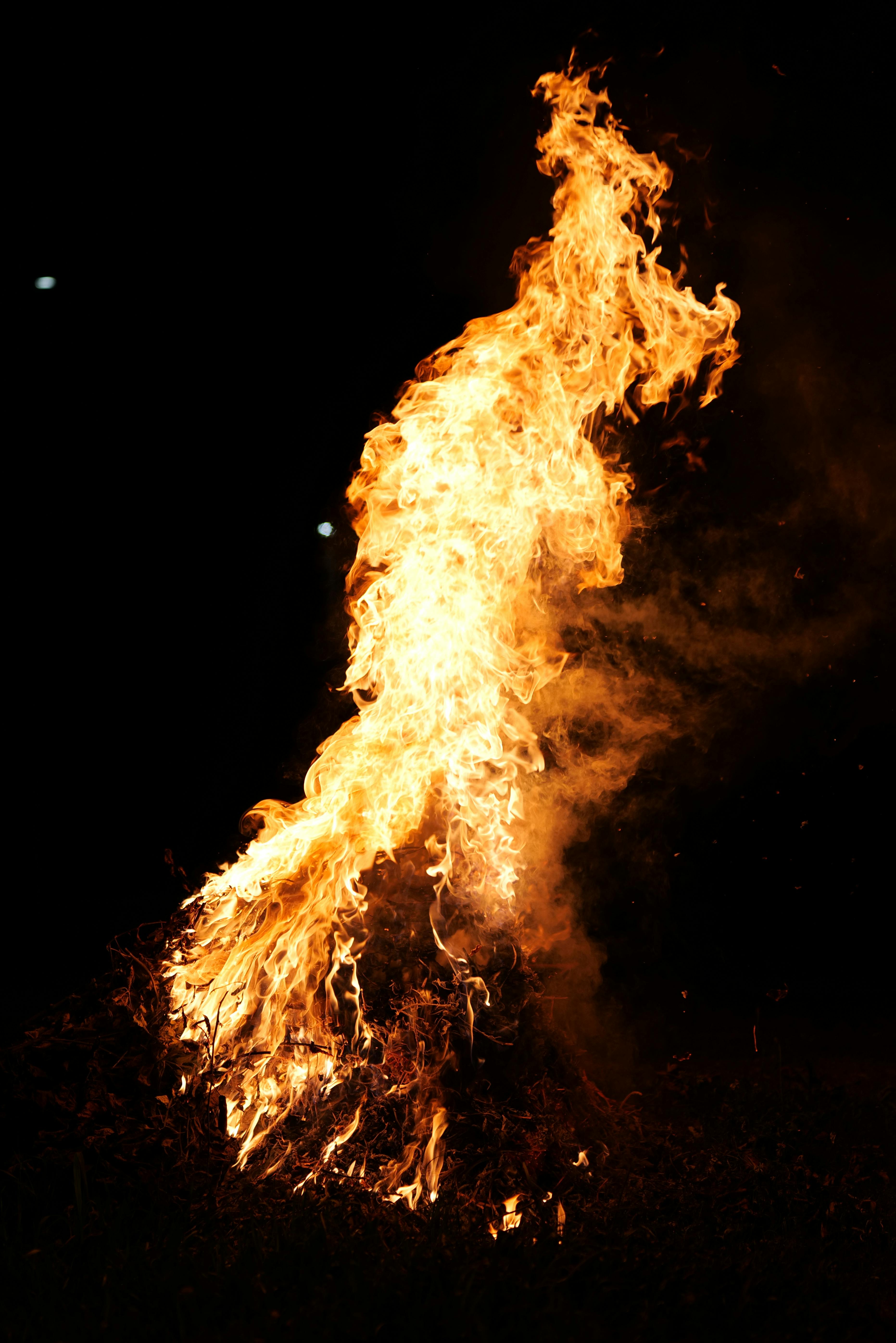 High Flame of Bonfire · Free Stock Photo