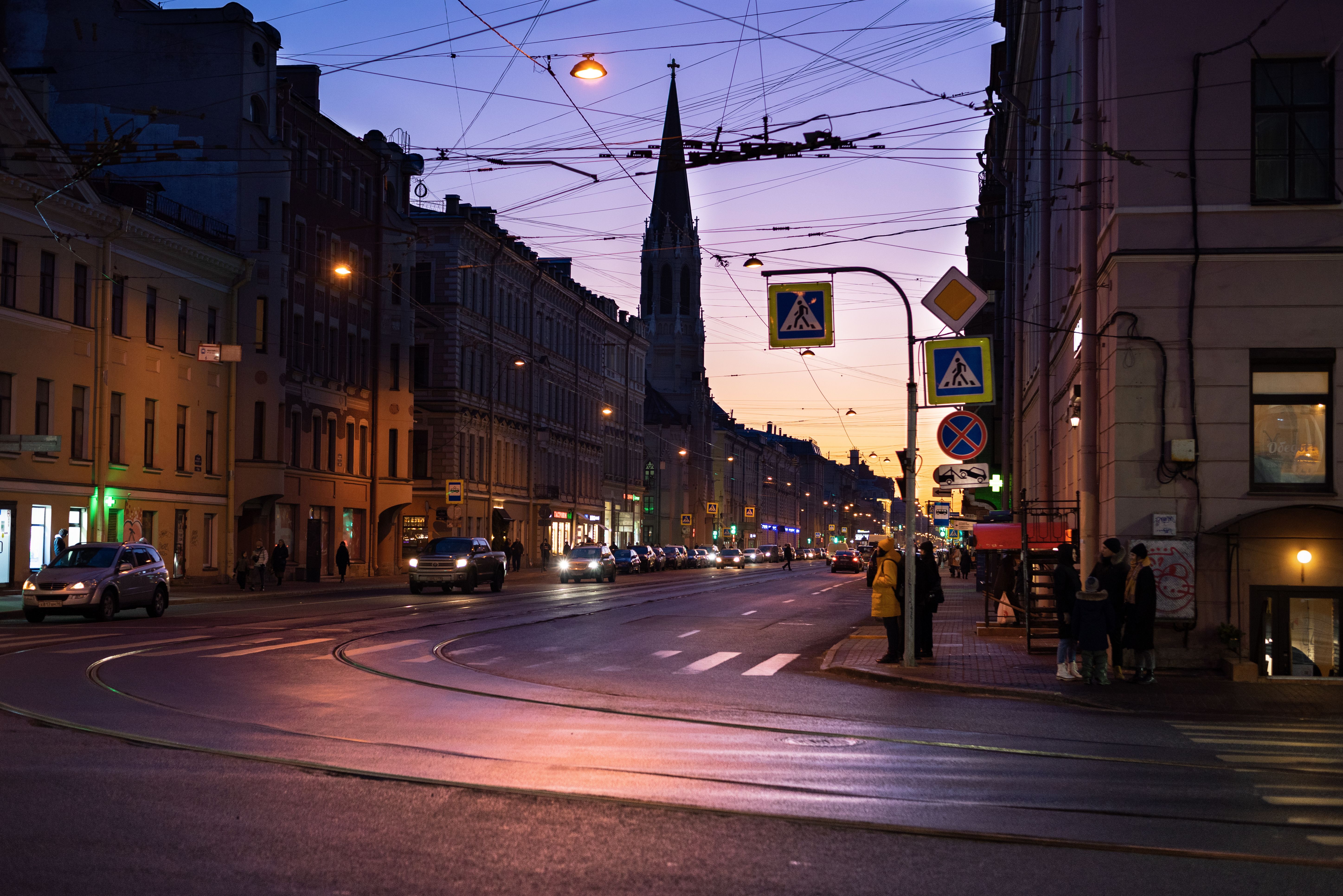 Street in a City in the Evening · Free Stock Photo
