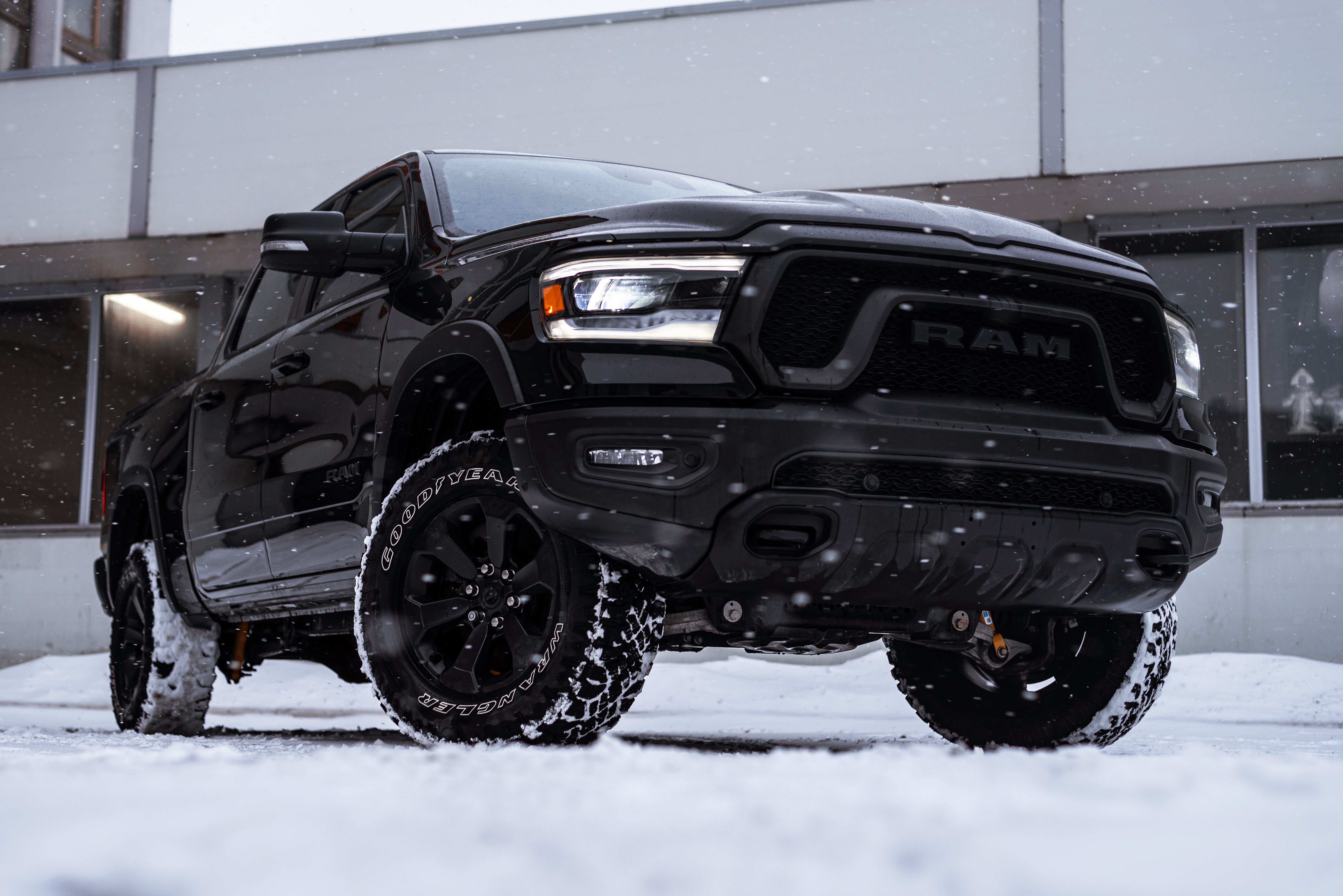Black Car In Snow Wallpapers Photos, Download The BEST Free Black Car ...