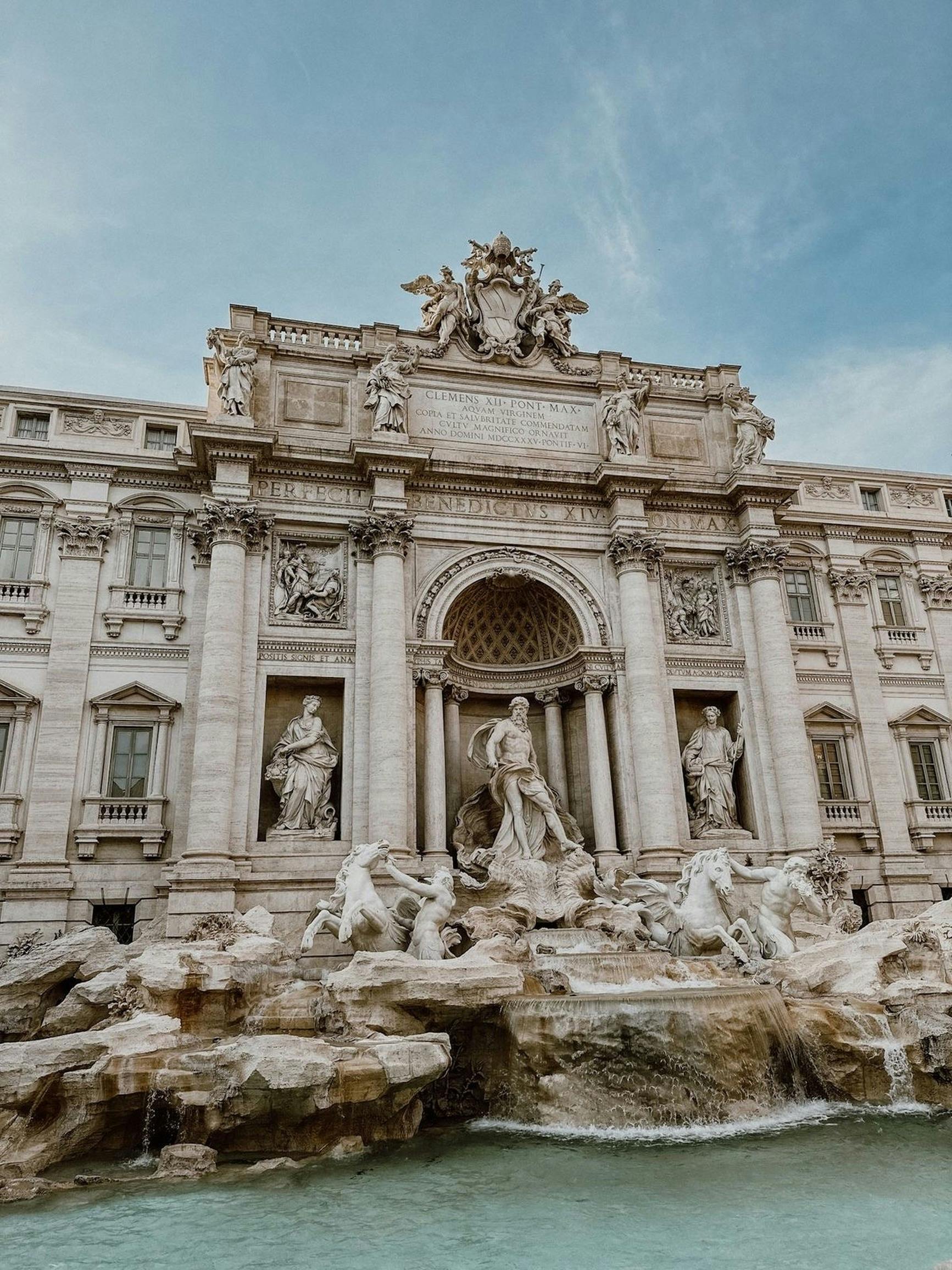Trevi Fountain · Free Stock Photo