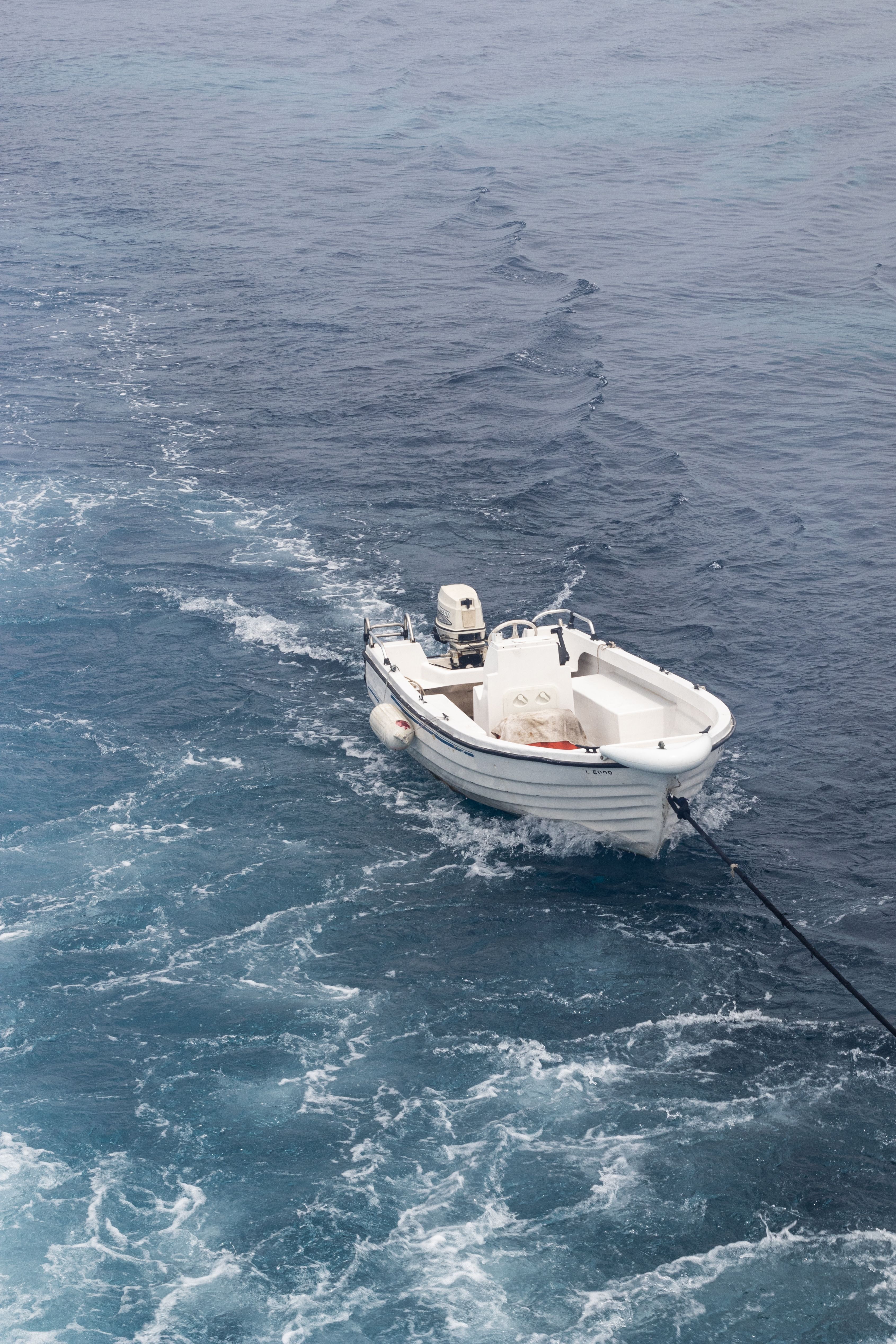 White Boat on Sea · Free Stock Photo