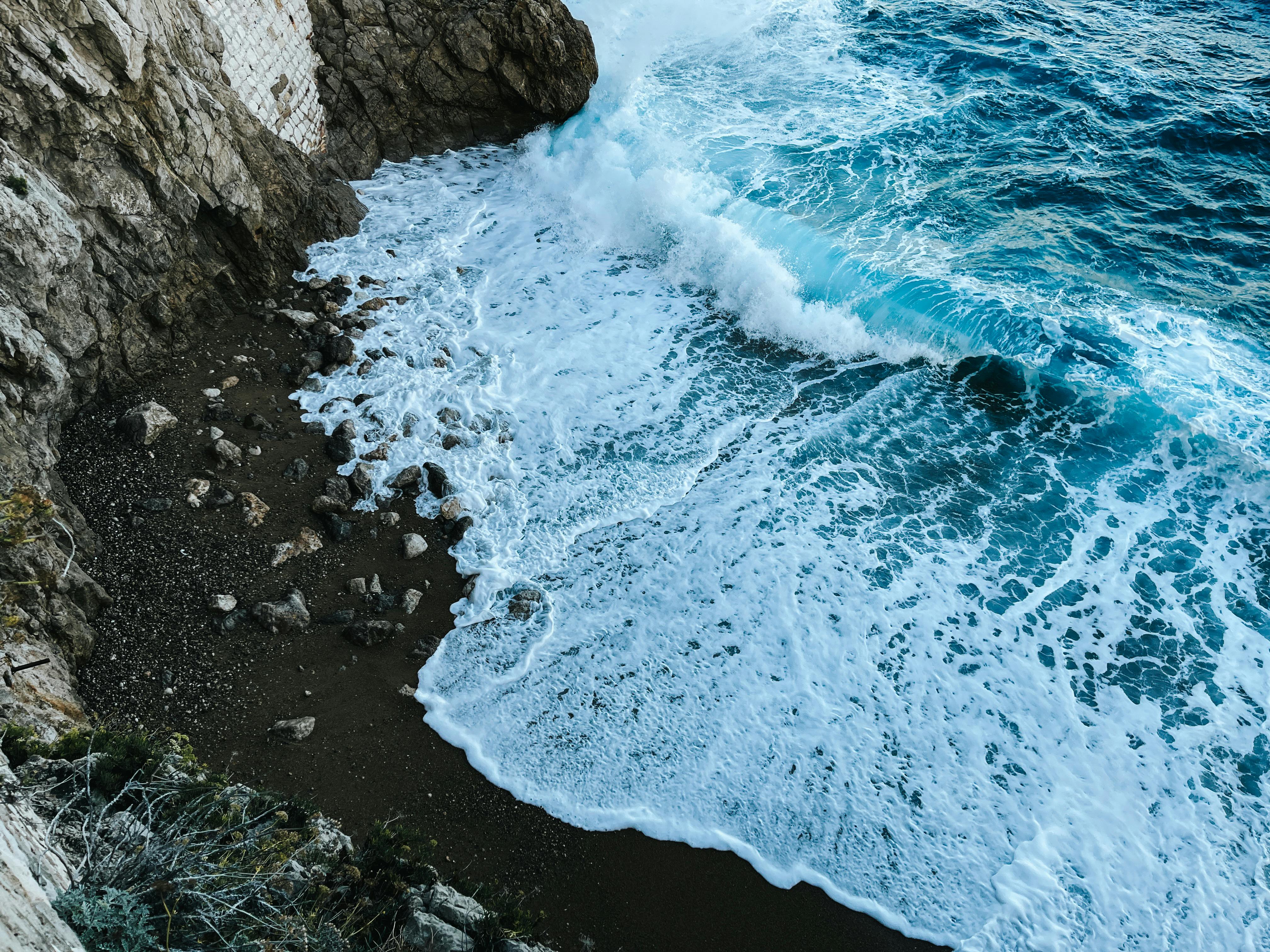 Rocky Ocean Shore · Free Stock Photo