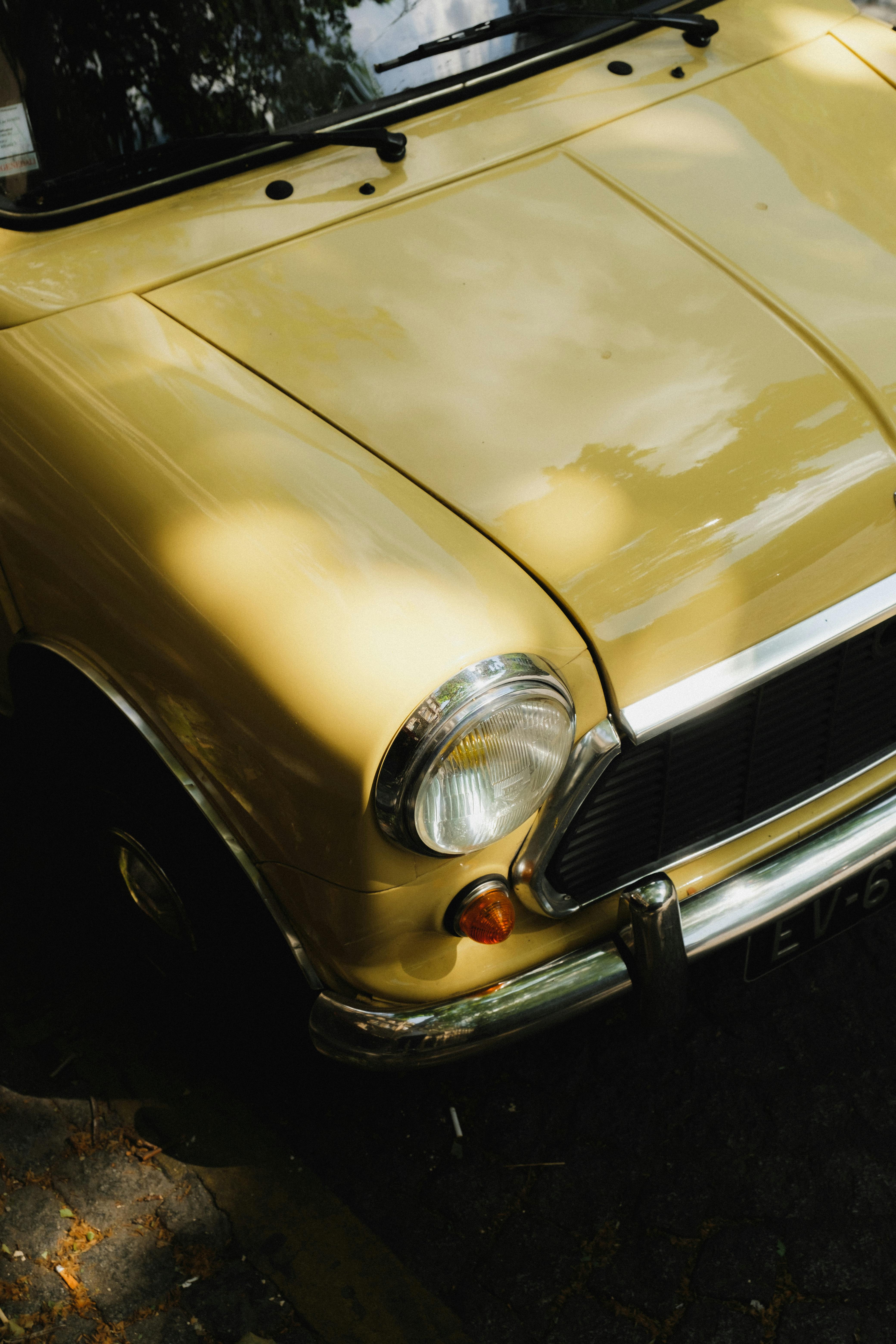 Front Light of Yellow Mini · Free Stock Photo