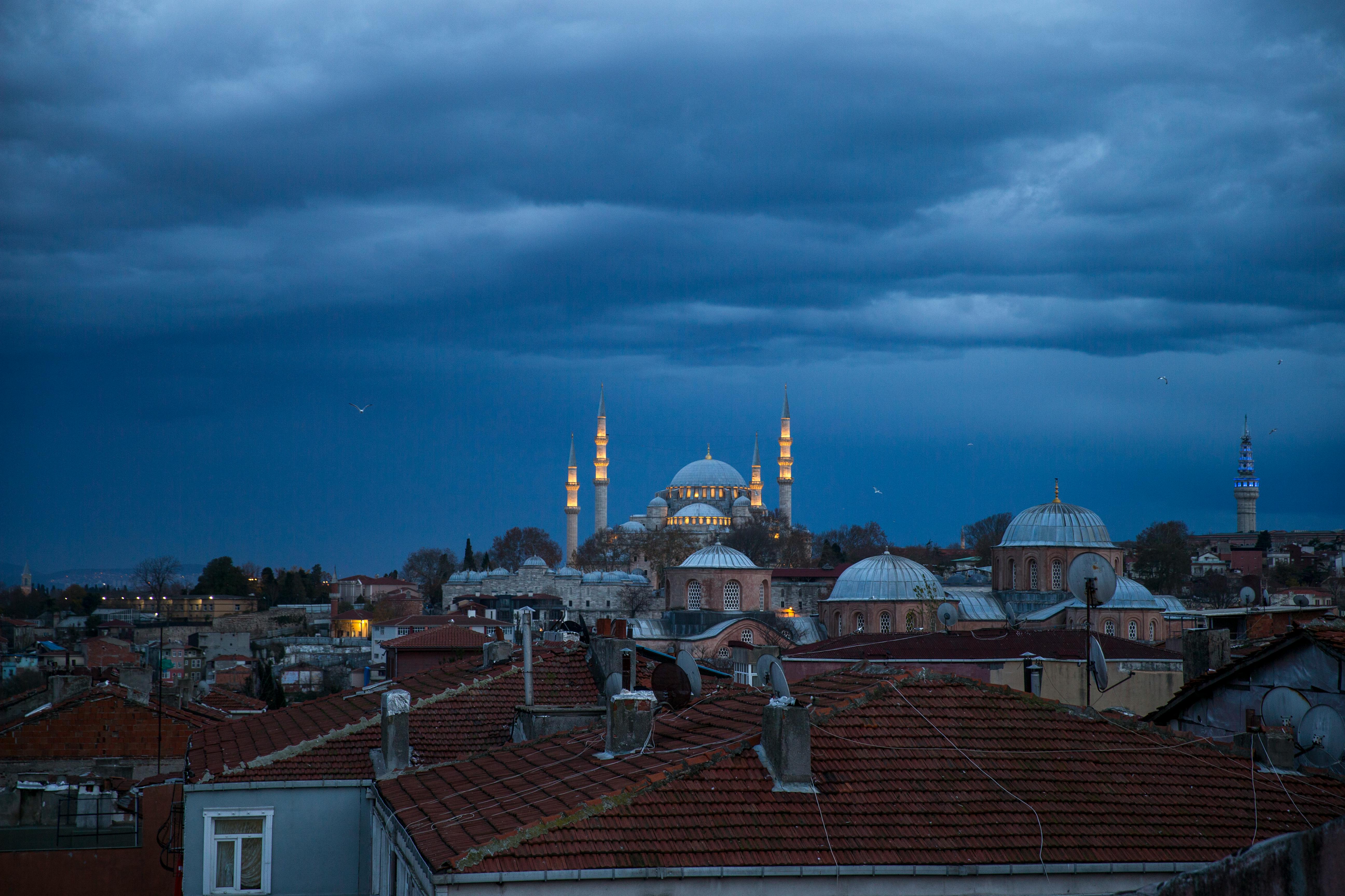 Roofs of Buildings in Istanbul with Hagia Sophia behind · Free Stock Photo