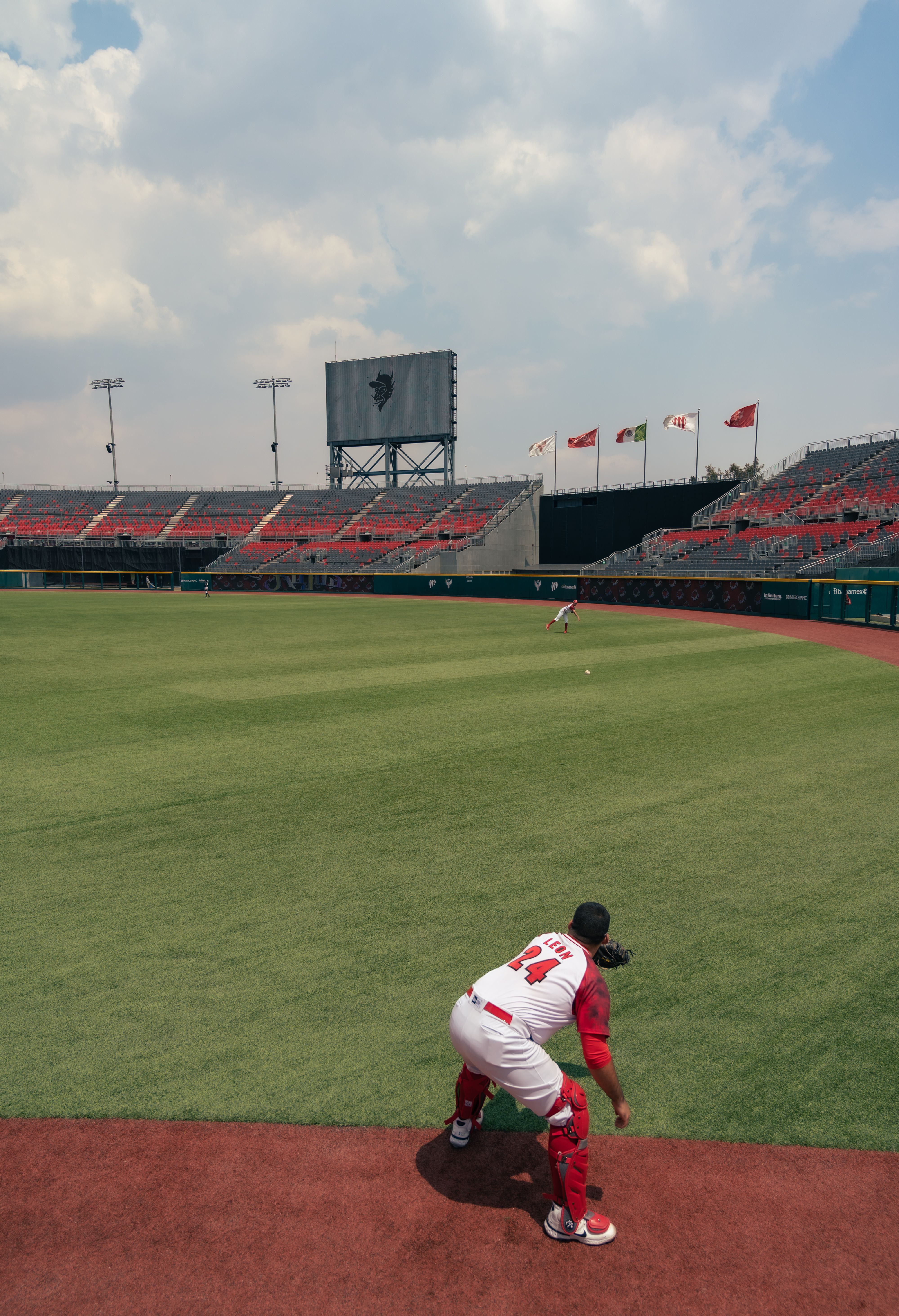 Man Throwing Baseball · Free Stock Photo