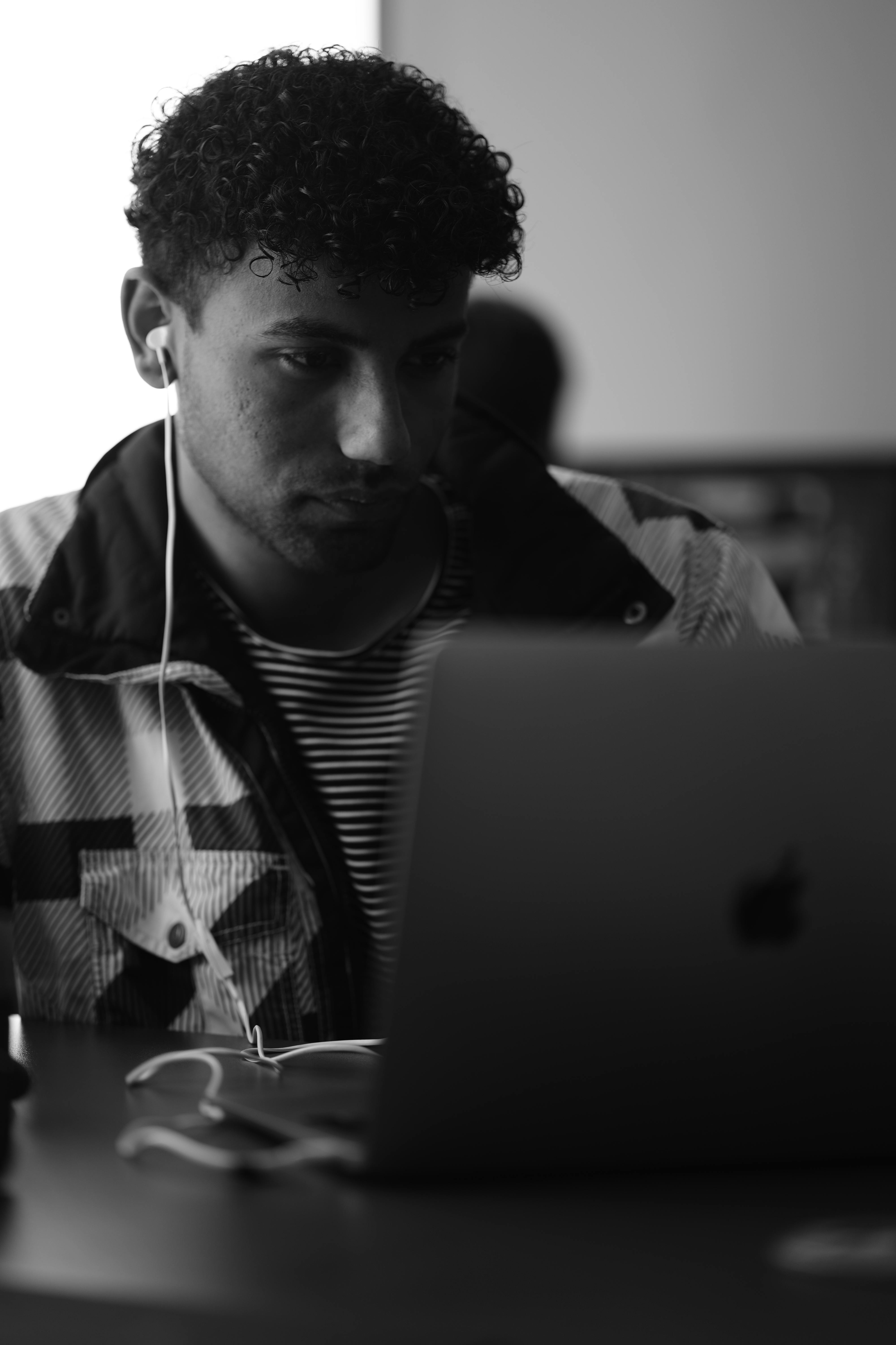 Working With Laptop Photos, Download The BEST Free Working With Laptop ...