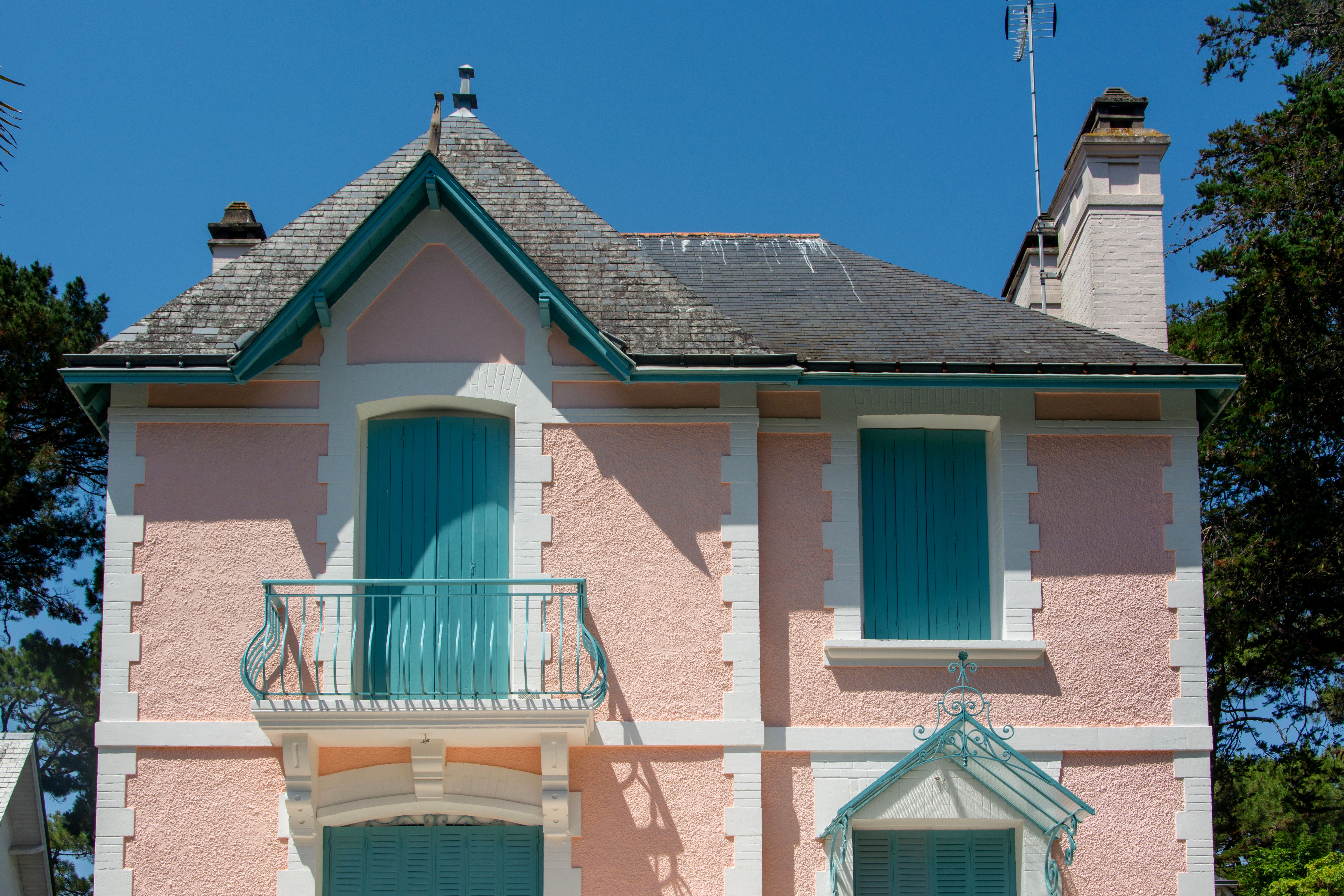 Pink Concrete Building · Free Stock Photo