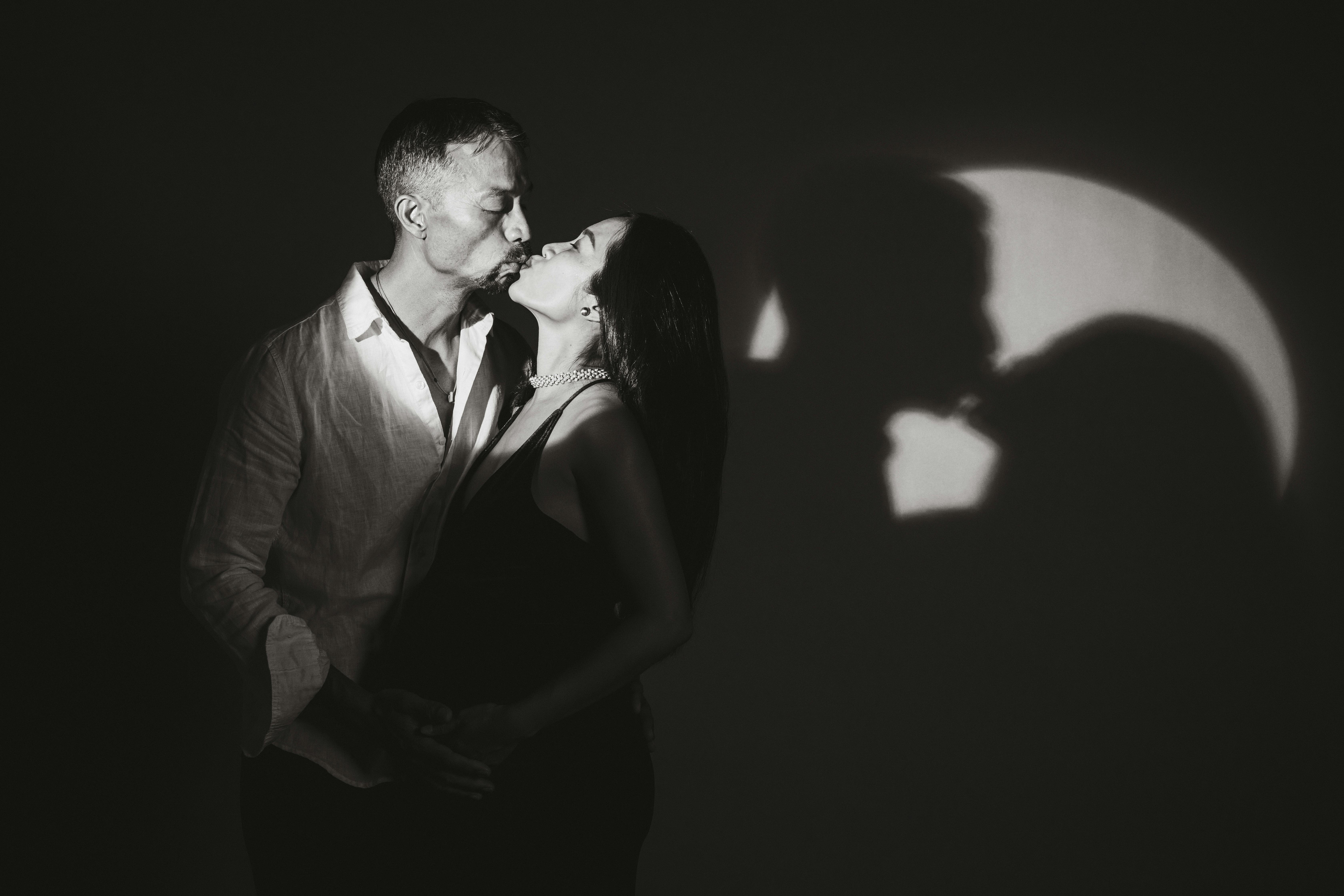 Kissing Shadow Photos, Download The BEST Free Kissing Shadow Stock ...