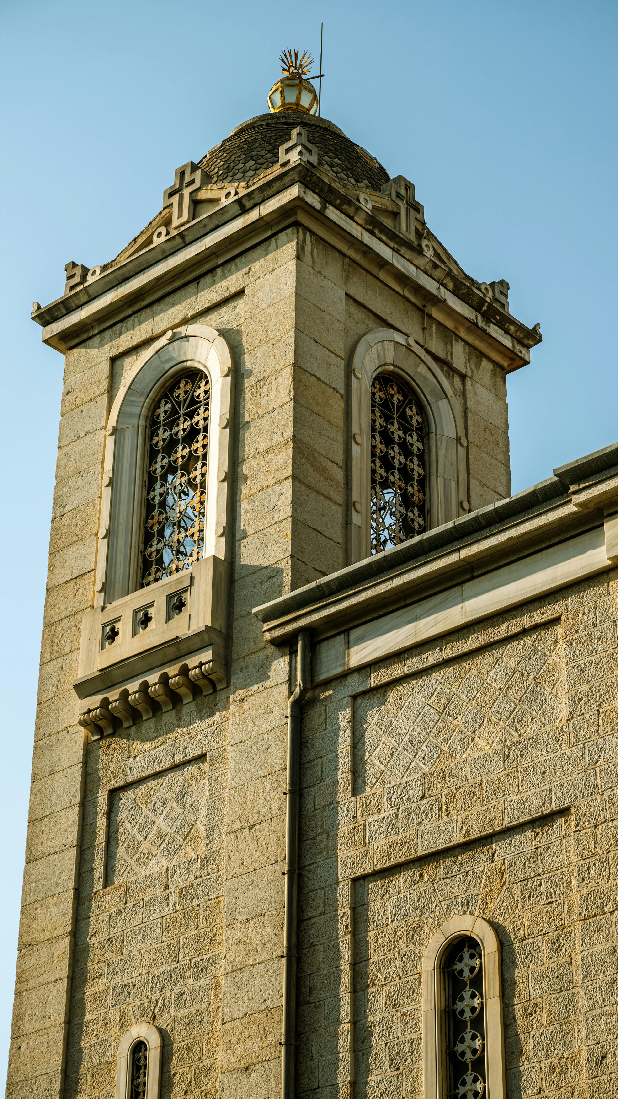 Stairs to Stone Building · Free Stock Photo