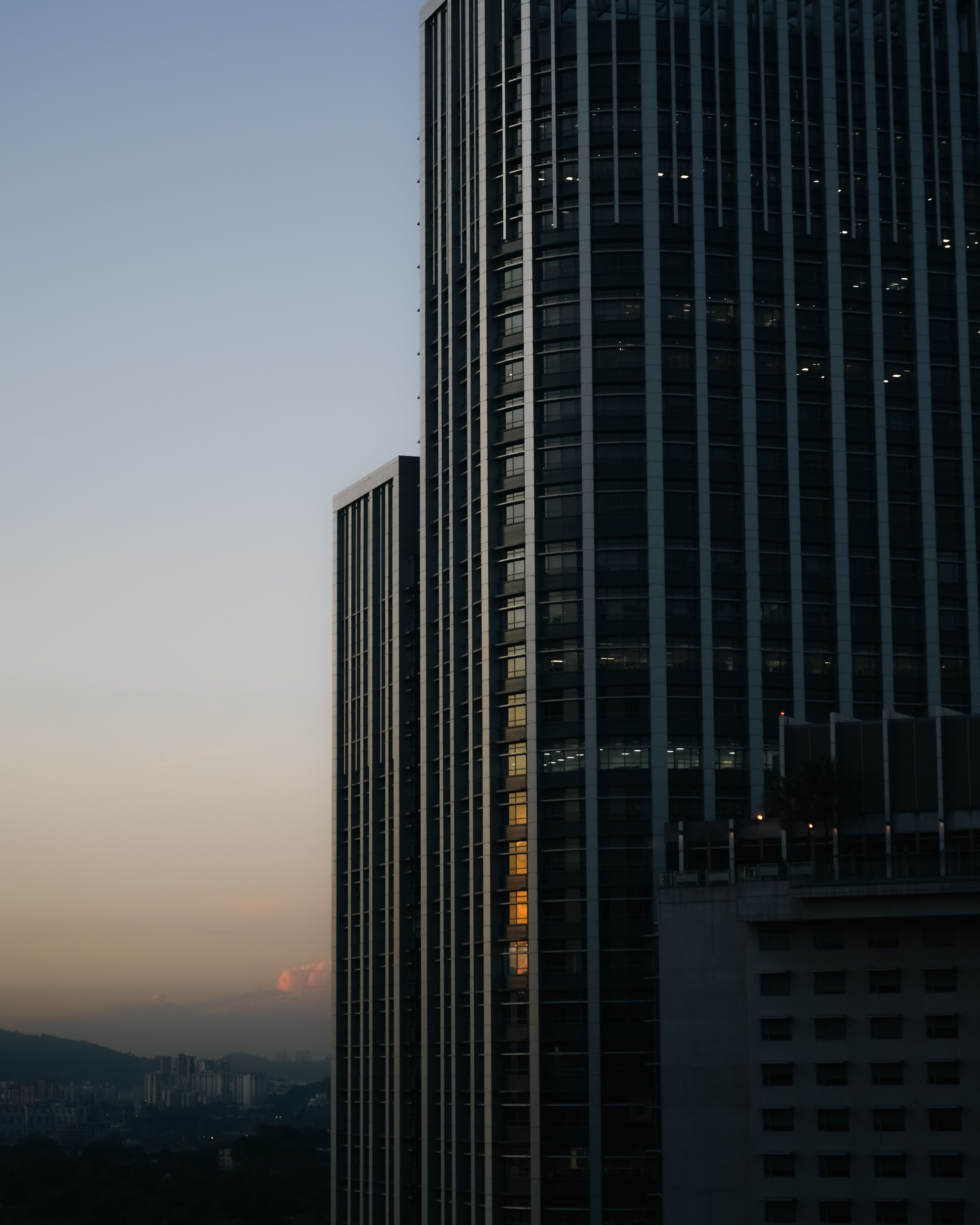 Skyscraper in City at Sunset · Free Stock Photo