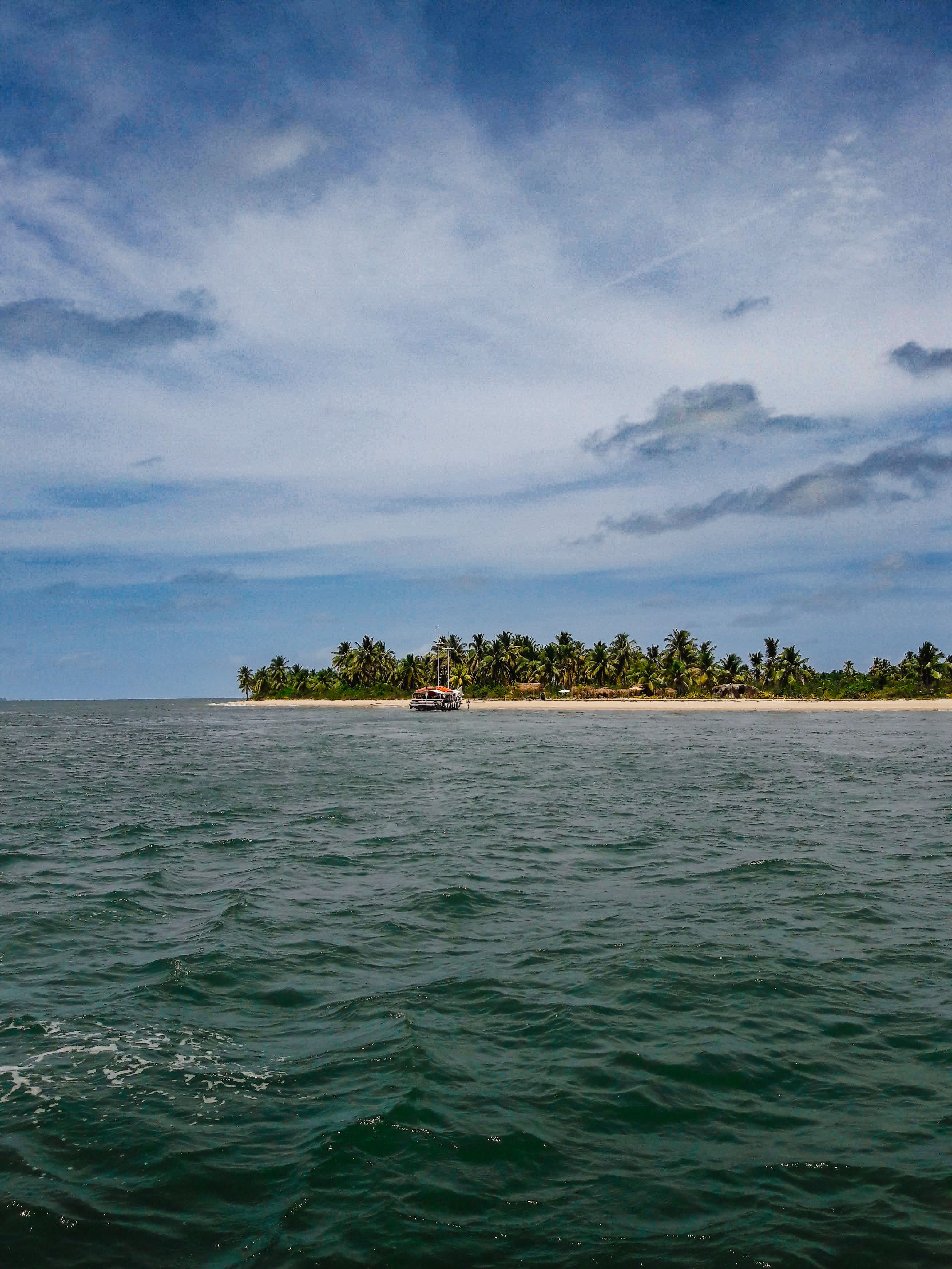 Island in Ocean · Free Stock Photo