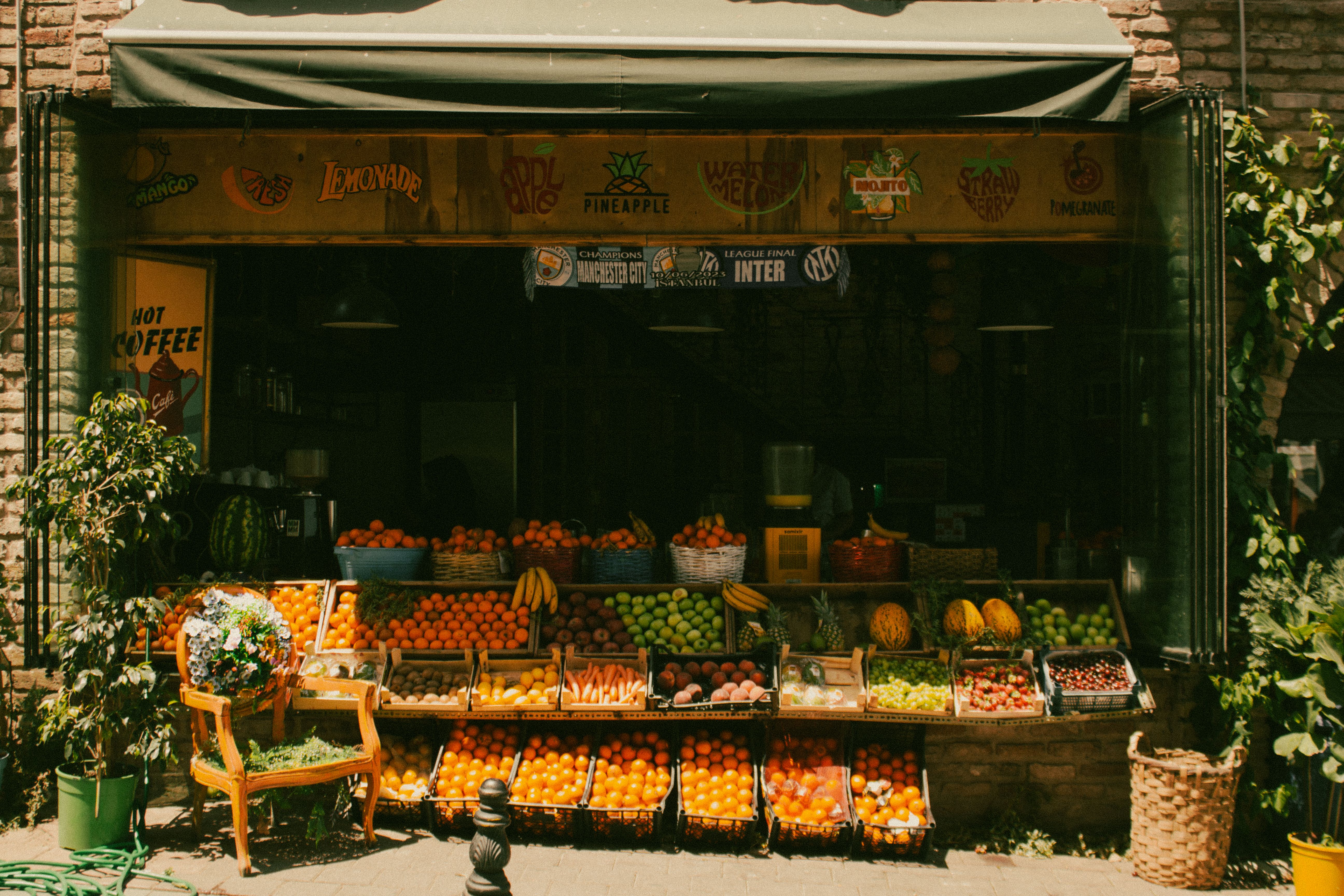 Open on Sidewalk Grocery Store · Free Stock Photo
