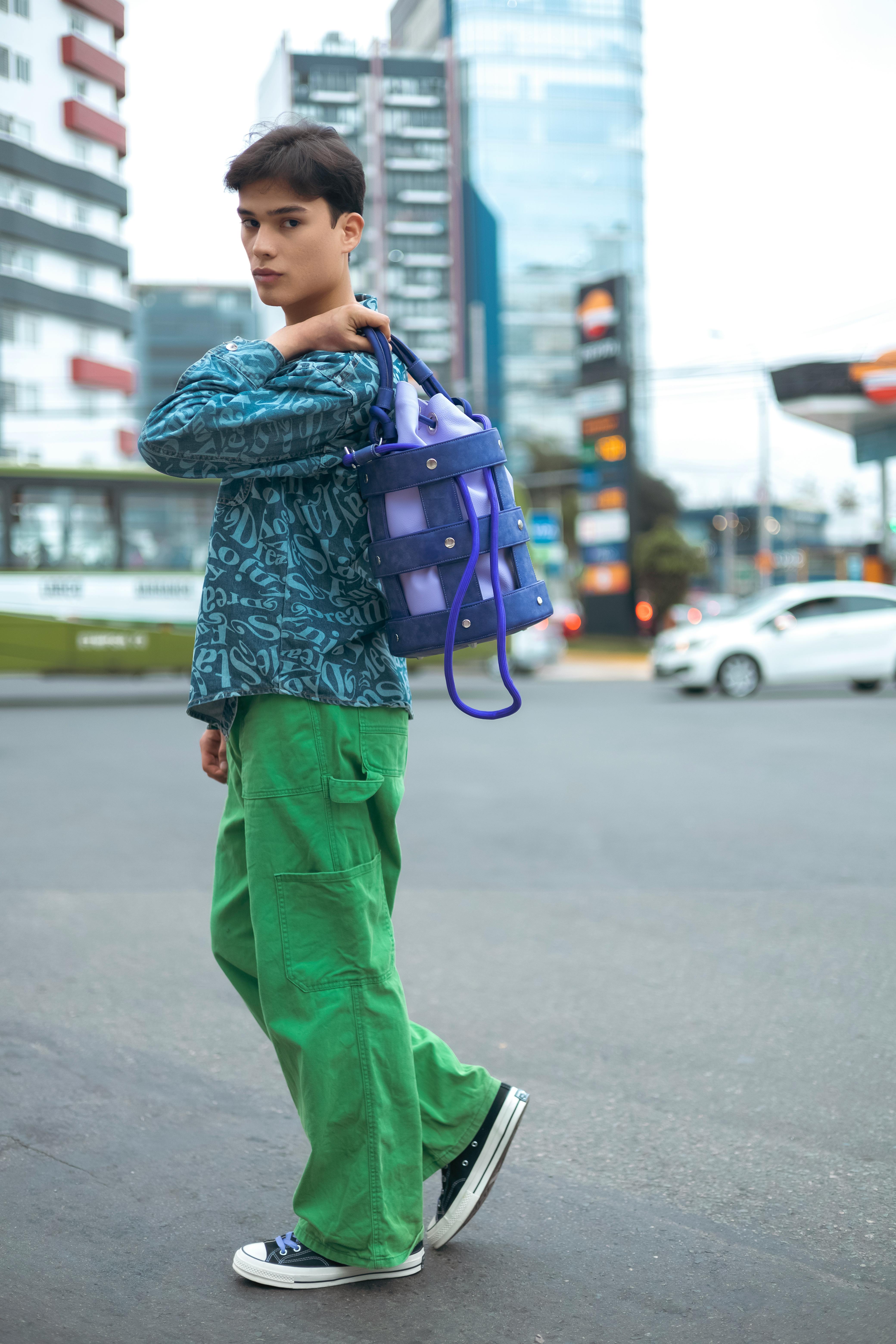 Model Posing with bag · Free Stock Photo