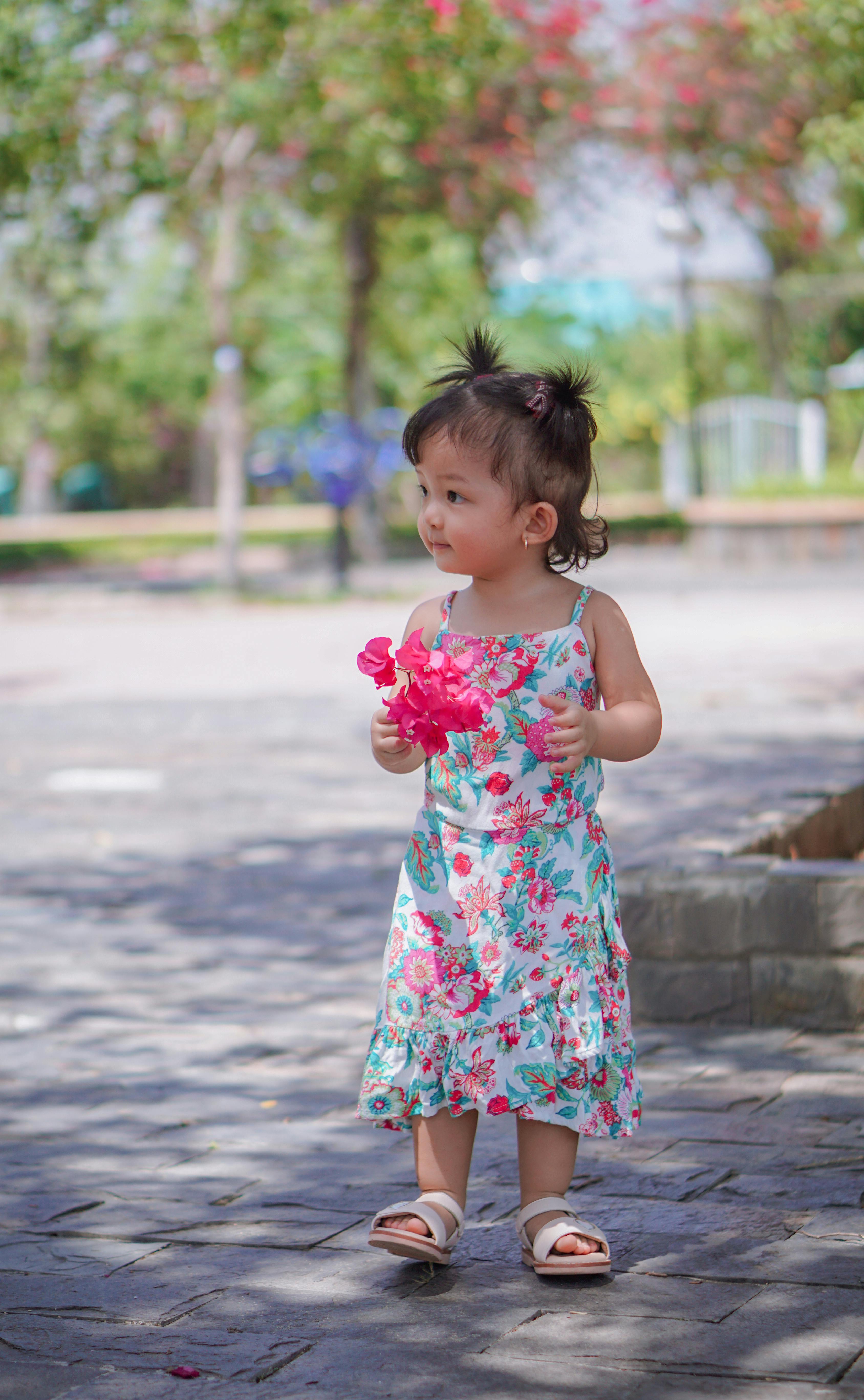 Little Girl in a Park · Free Stock Photo