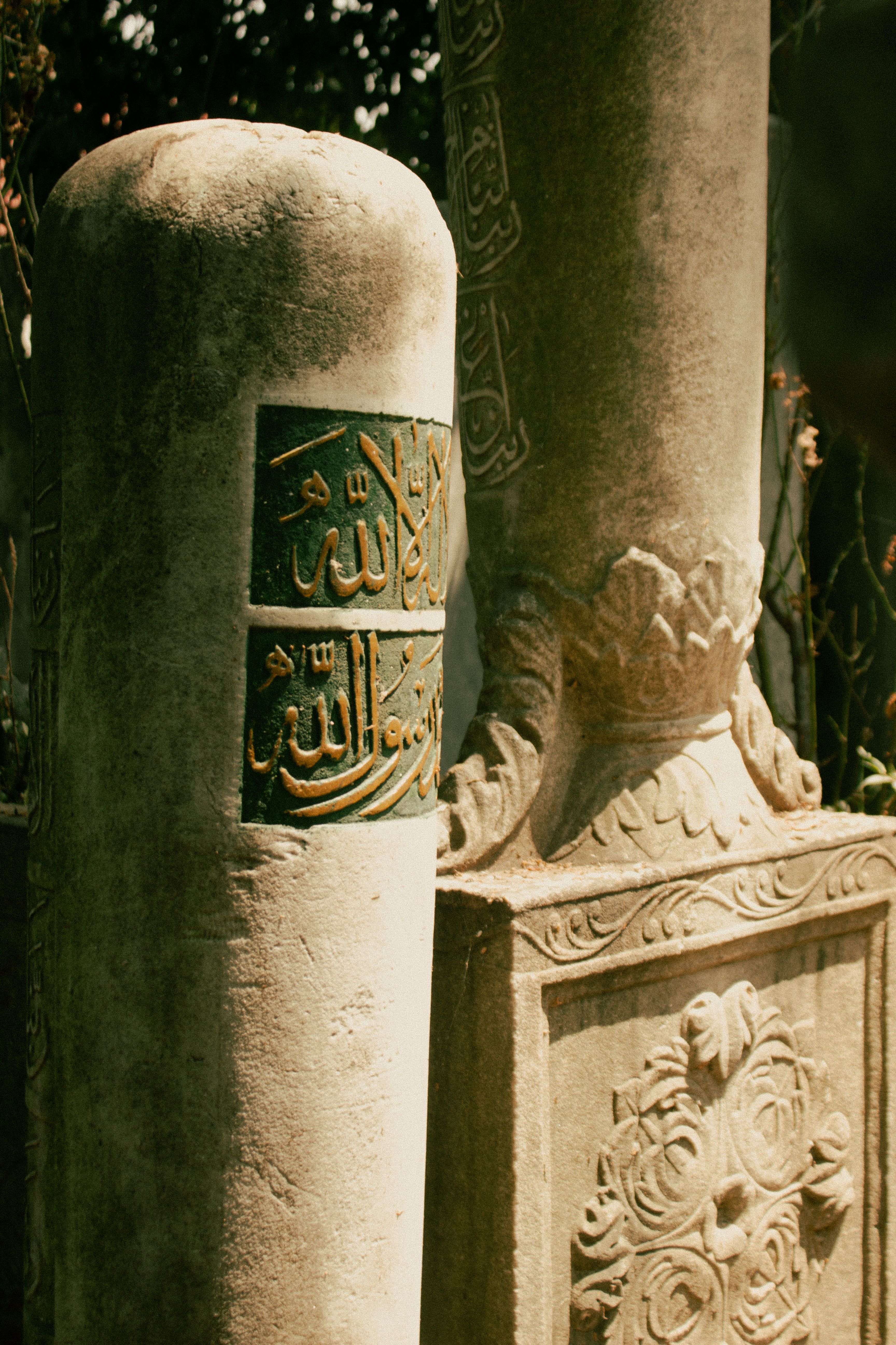 Writings on Tombstone · Free Stock Photo