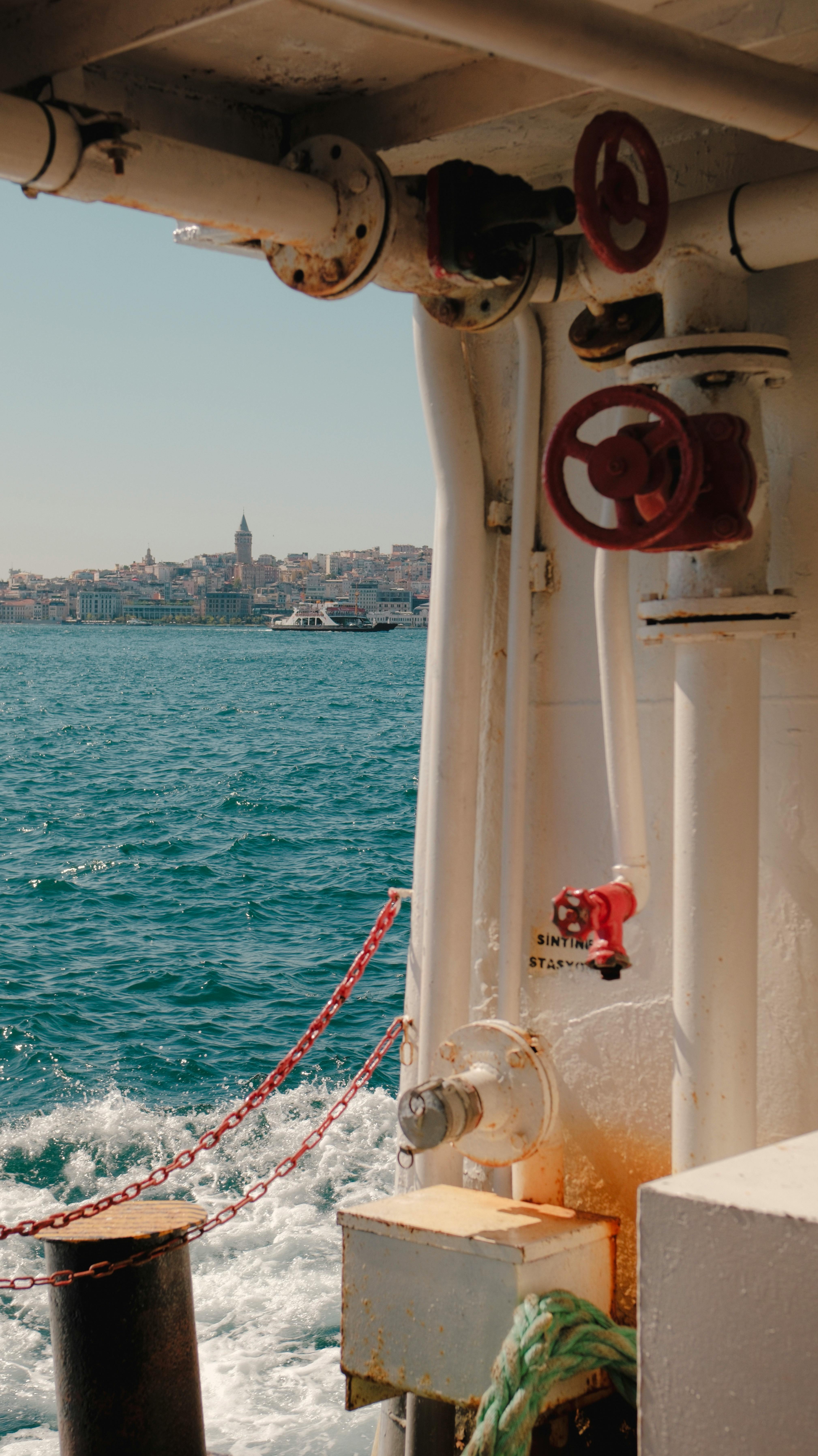 Valves of Watercraft · Free Stock Photo