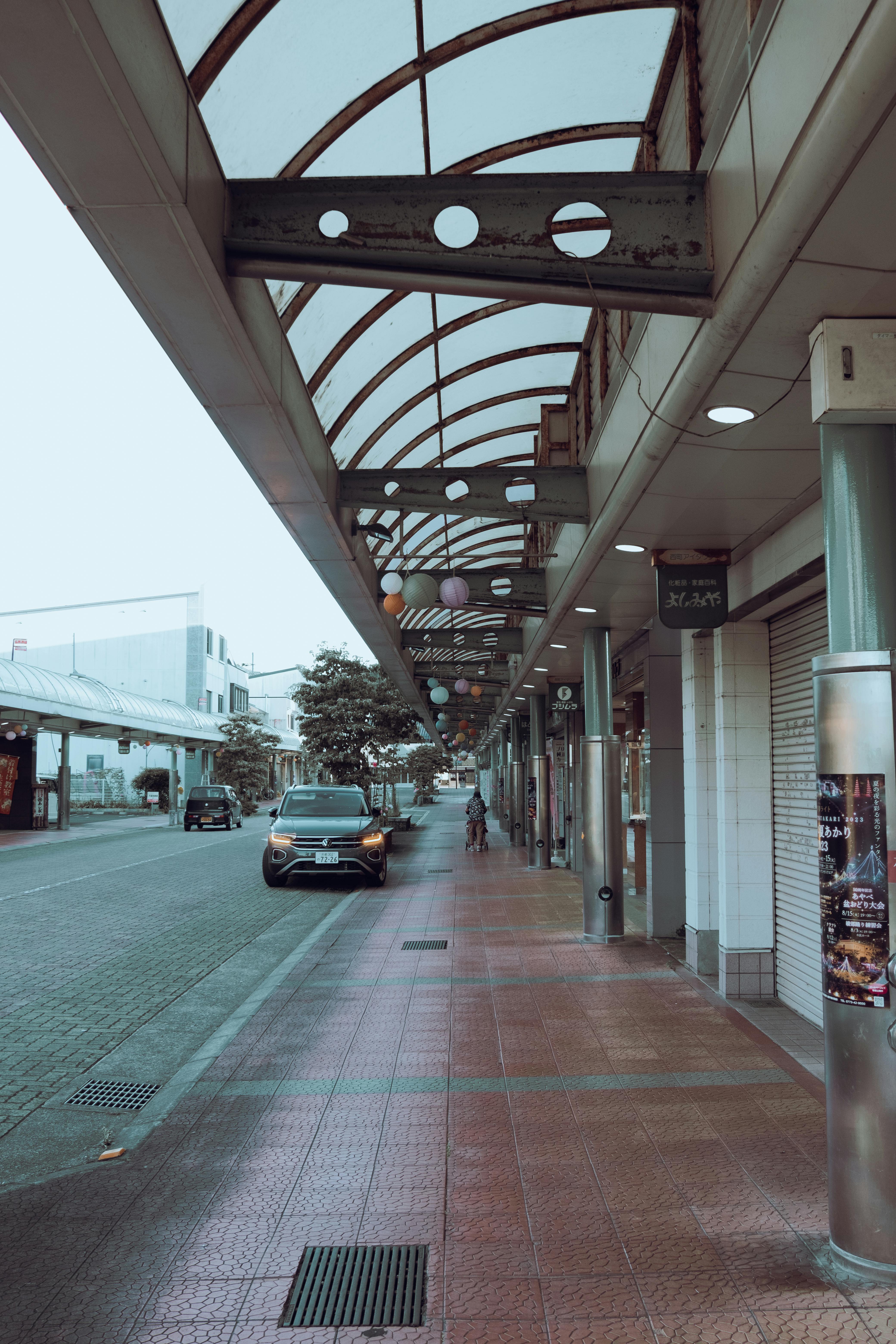 Car near Building · Free Stock Photo
