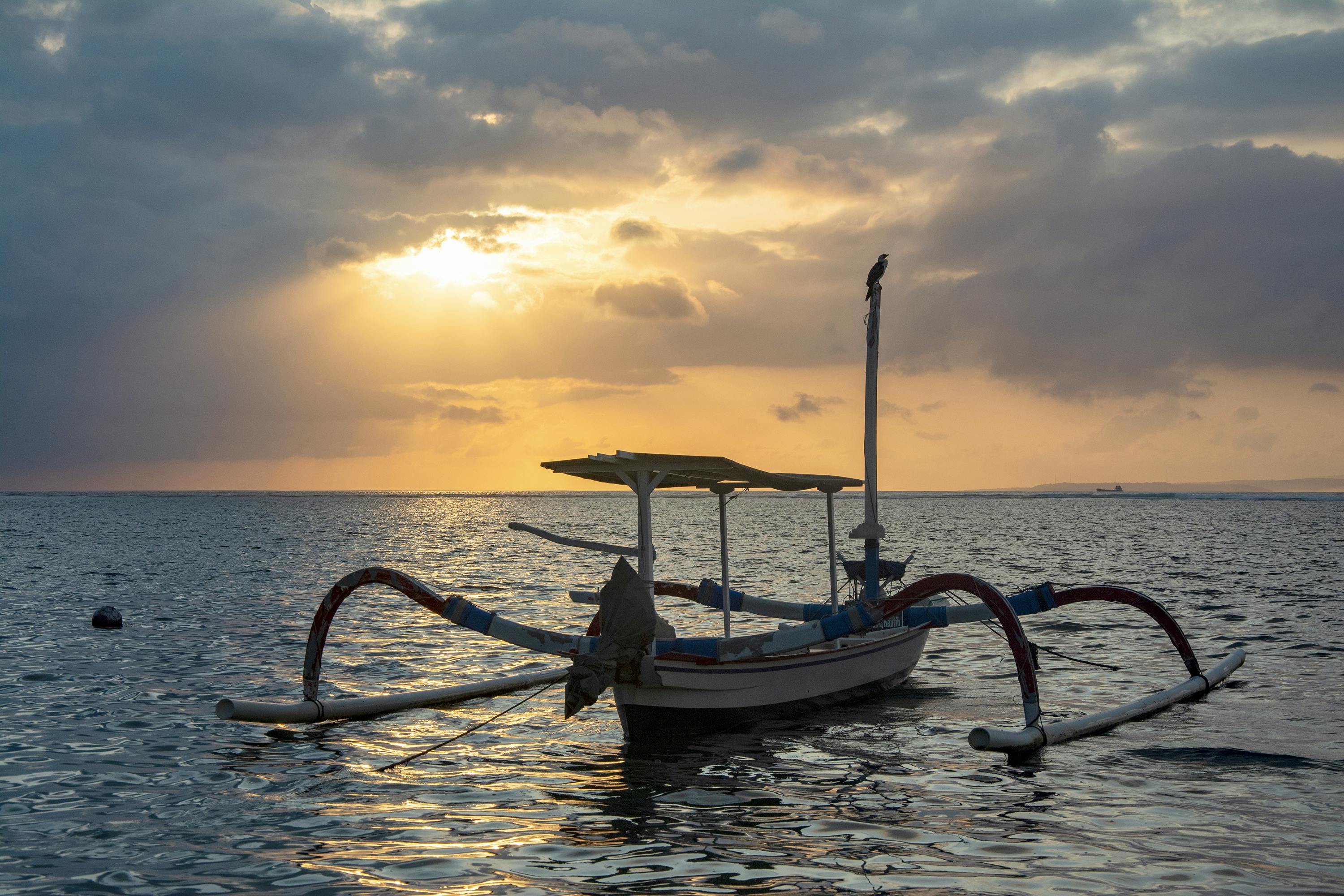 Boat Issue Woops Photos, Download The BEST Free Boat Issue Woops Stock ...