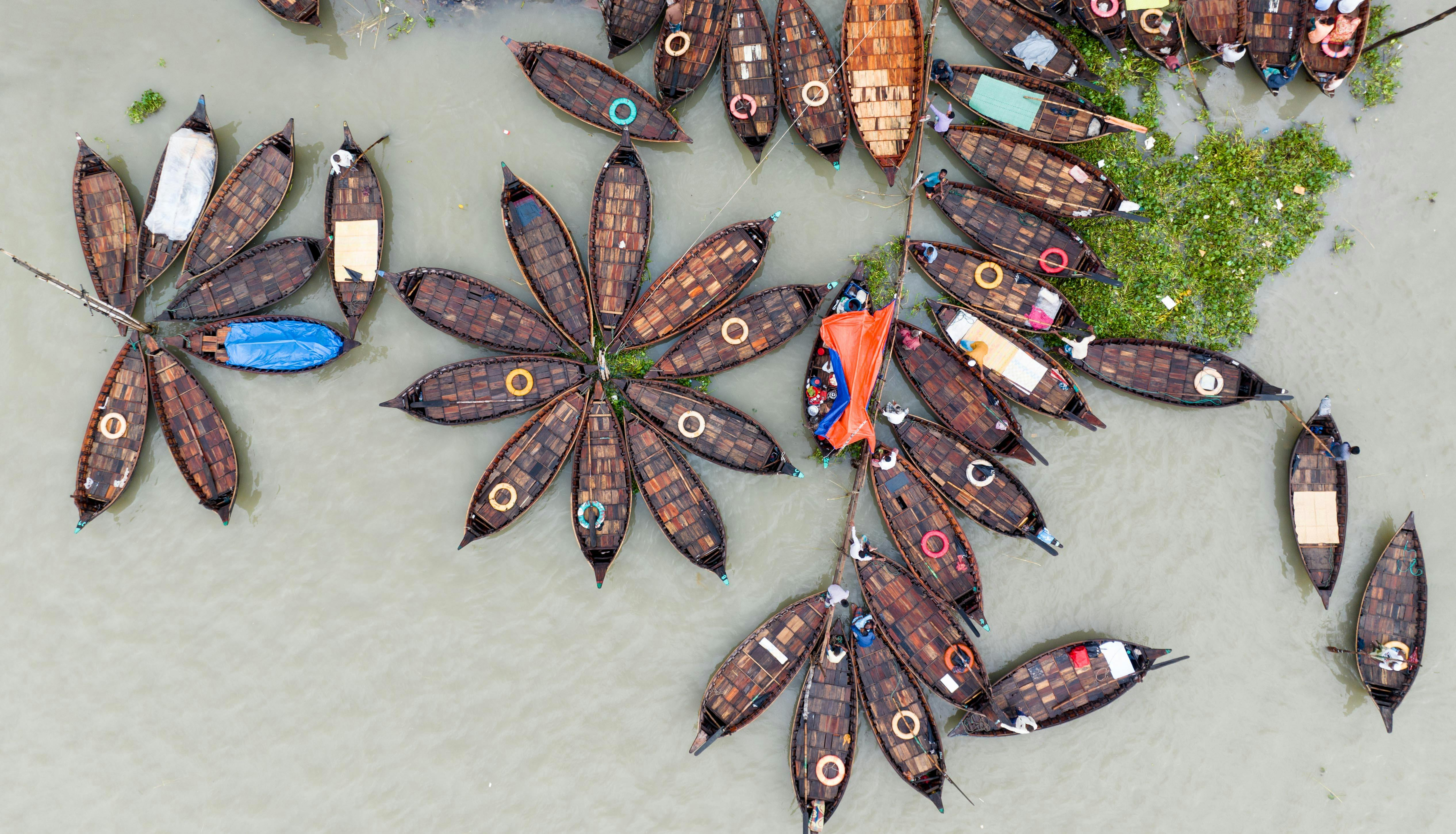 Boat Formation Photos, Download The BEST Free Boat Formation Stock ...