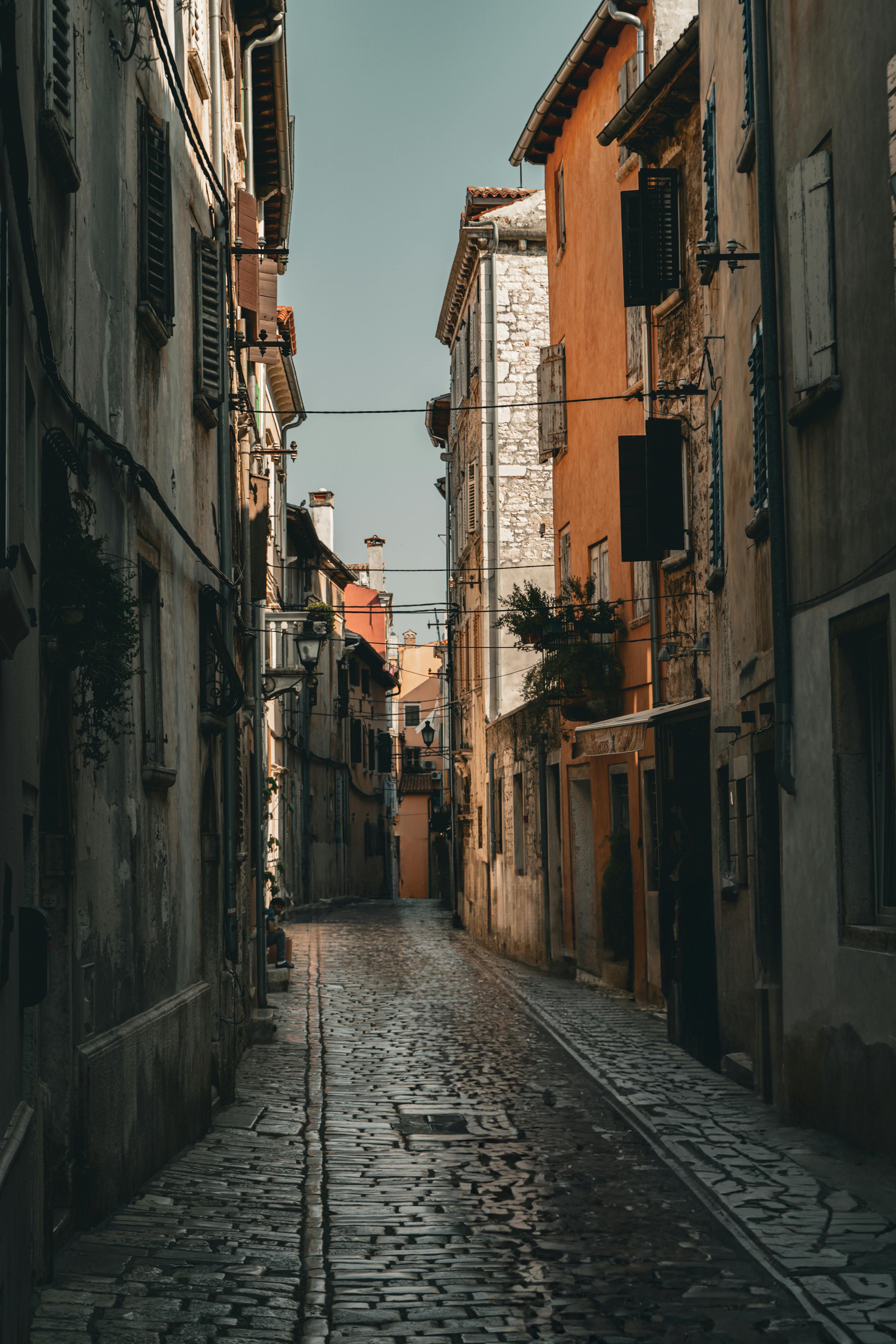 Narrow Street Photos, Download The BEST Free Narrow Street Stock Photos ...