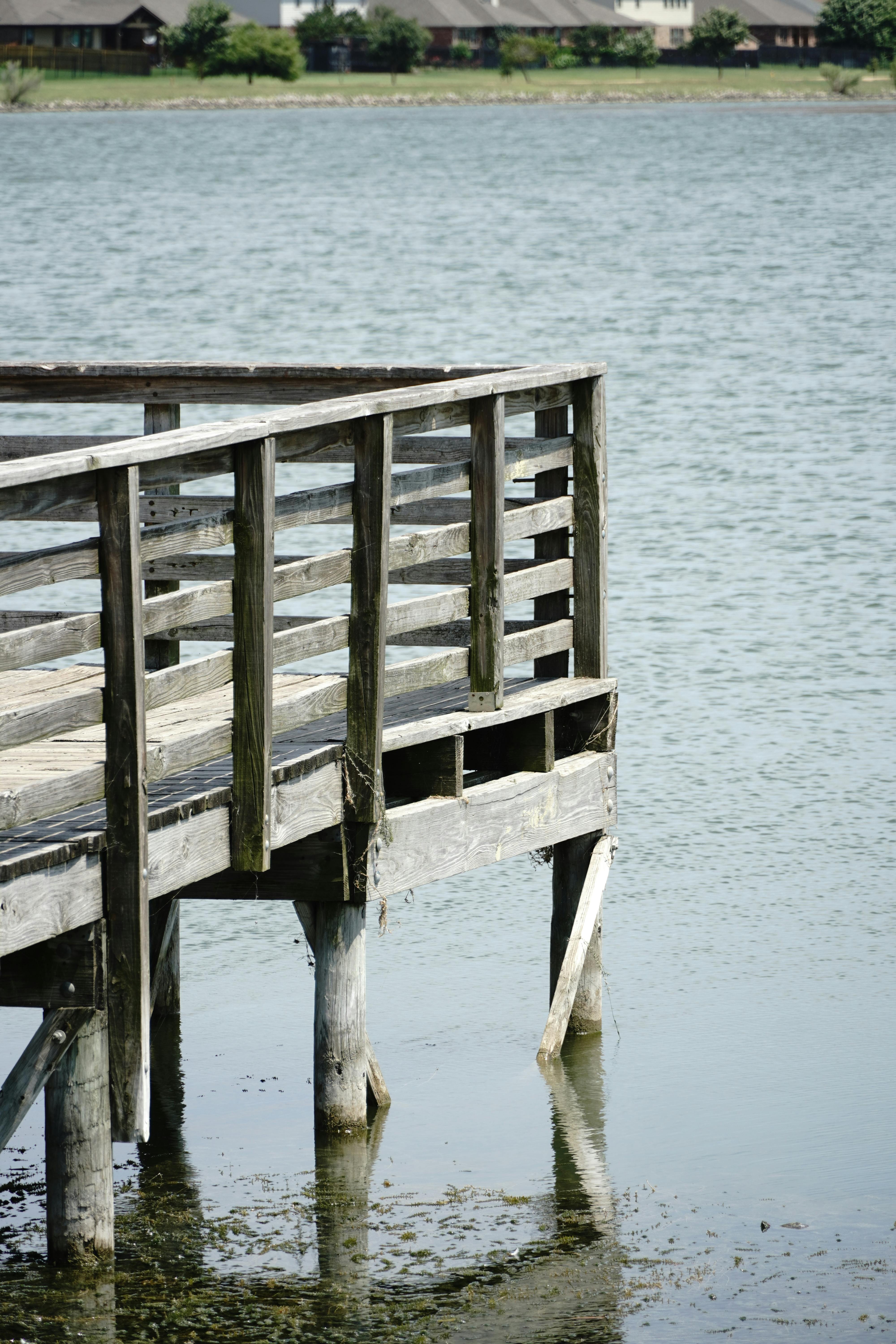 Gray Dock in Lake · Free Stock Photo