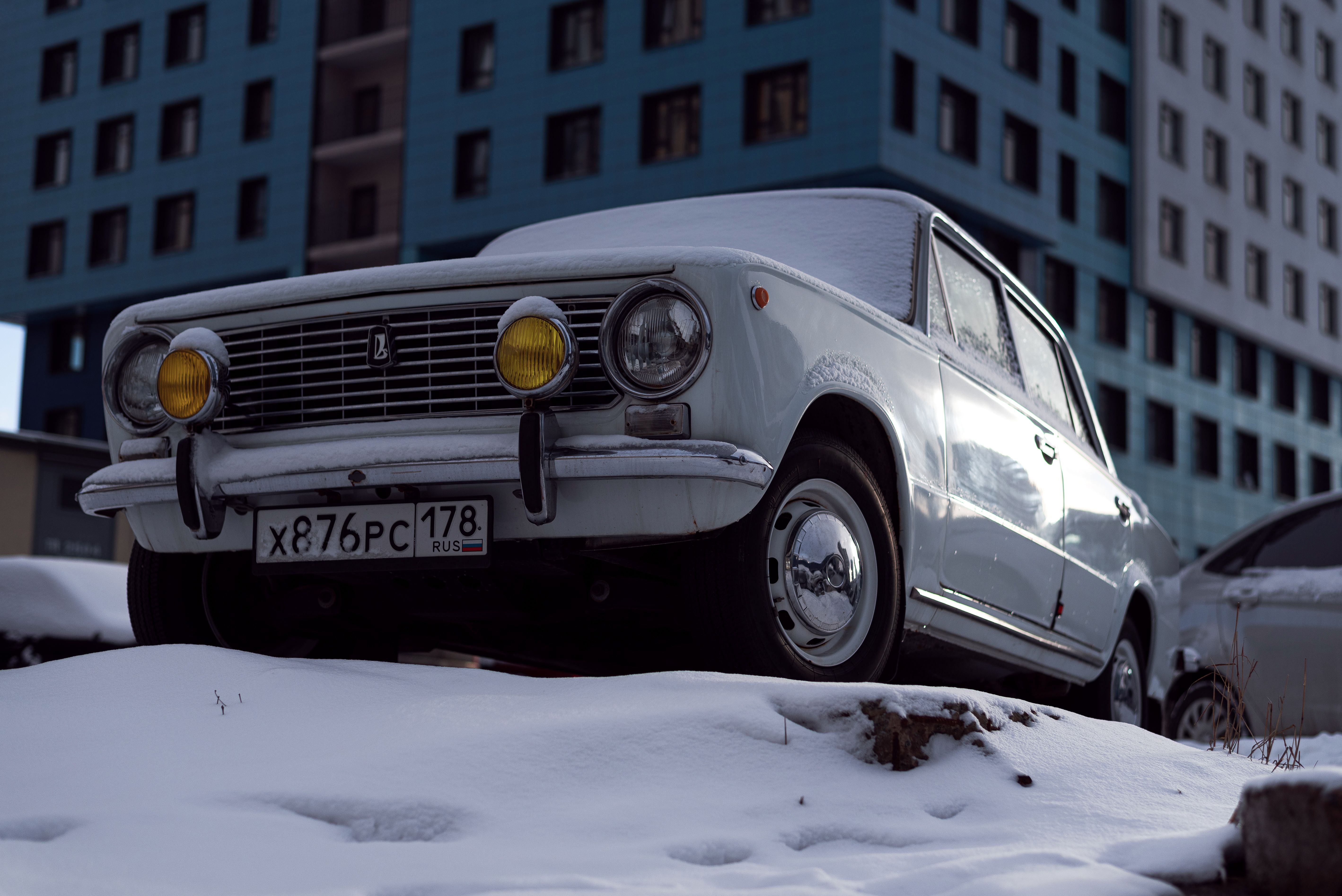Lada on Snowed Street · Free Stock Photo