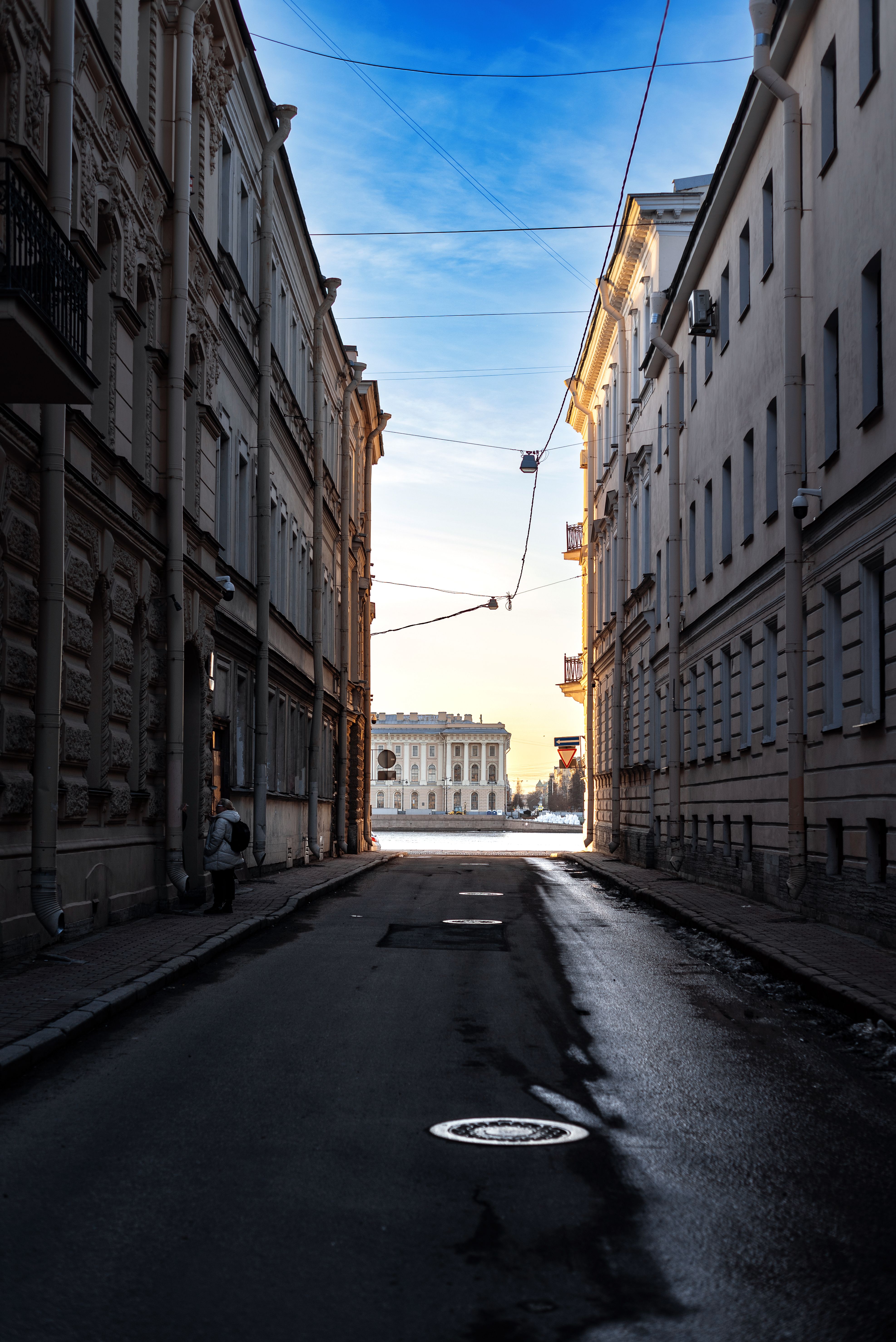 A Street between Traditional Buildings in City · Free Stock Photo