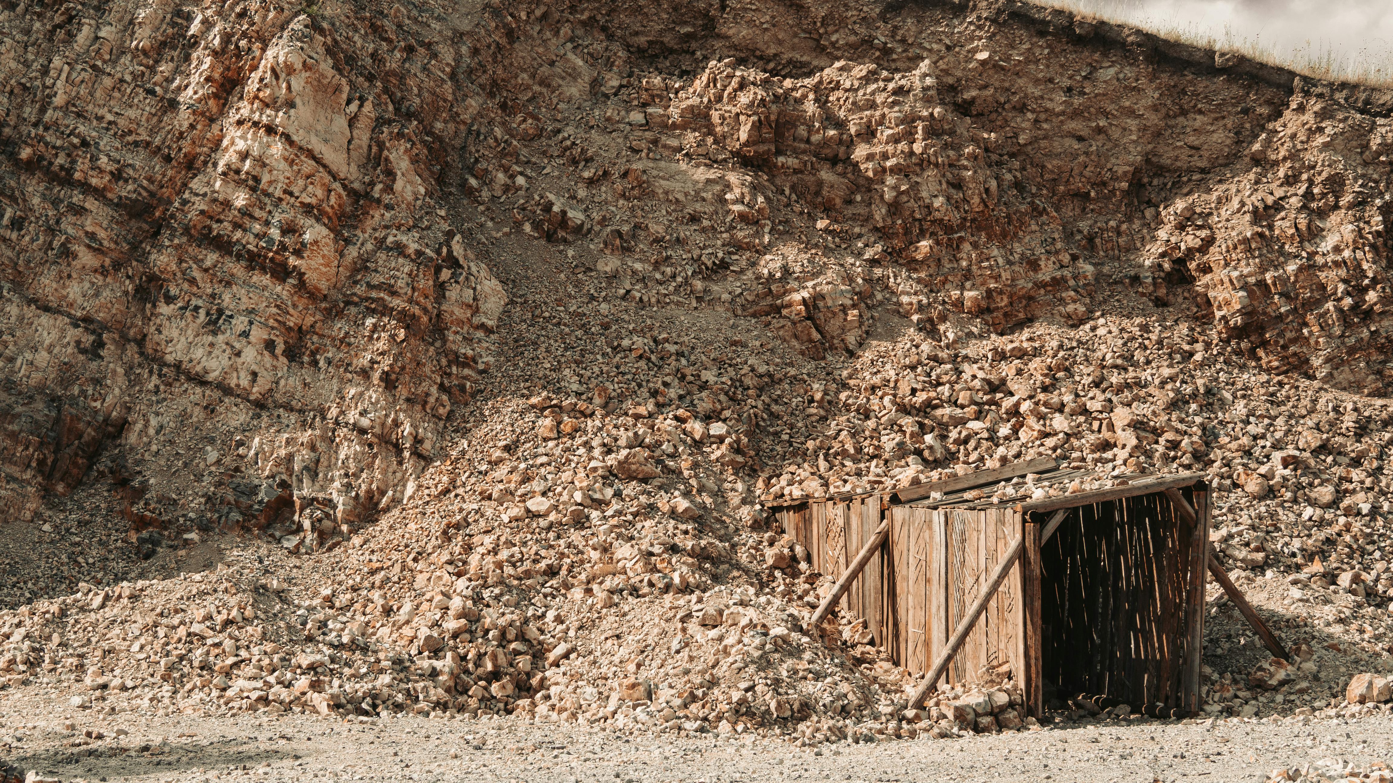 Entrance to Mine · Free Stock Photo