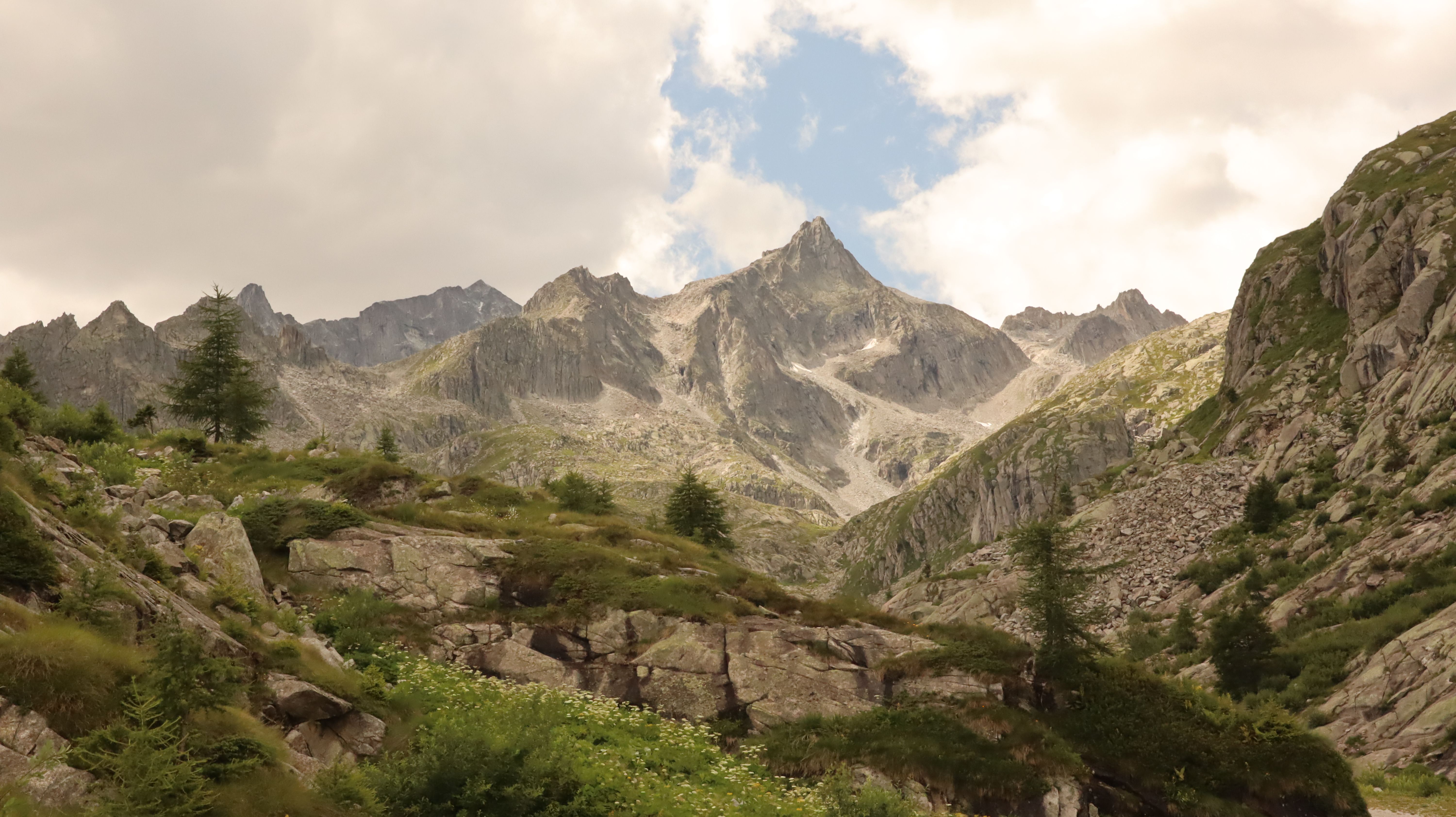 Scenic Landscape with a Mountain Range · Free Stock Photo