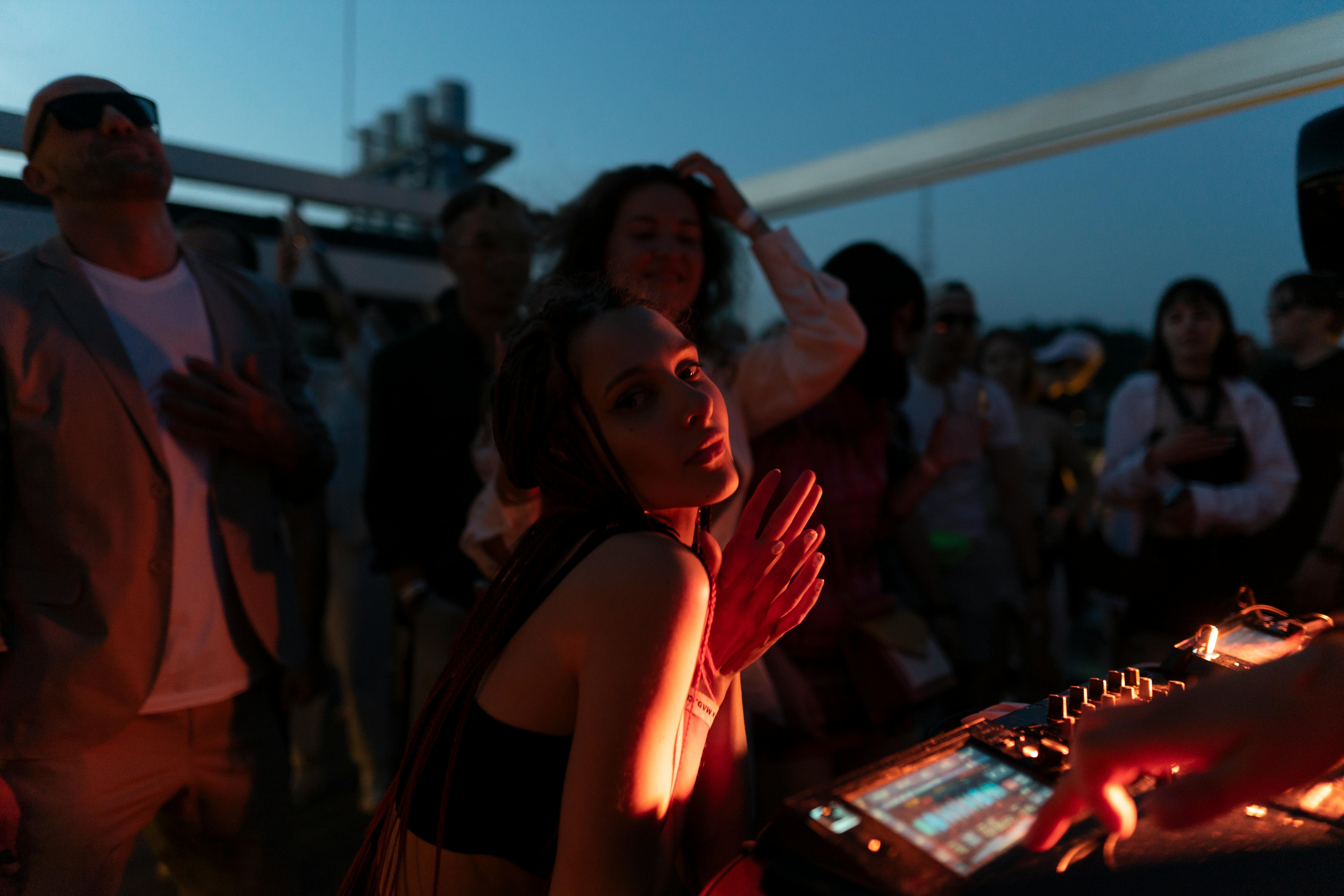 Music Events Photos, Download The BEST Free Music Events Stock Photos ...