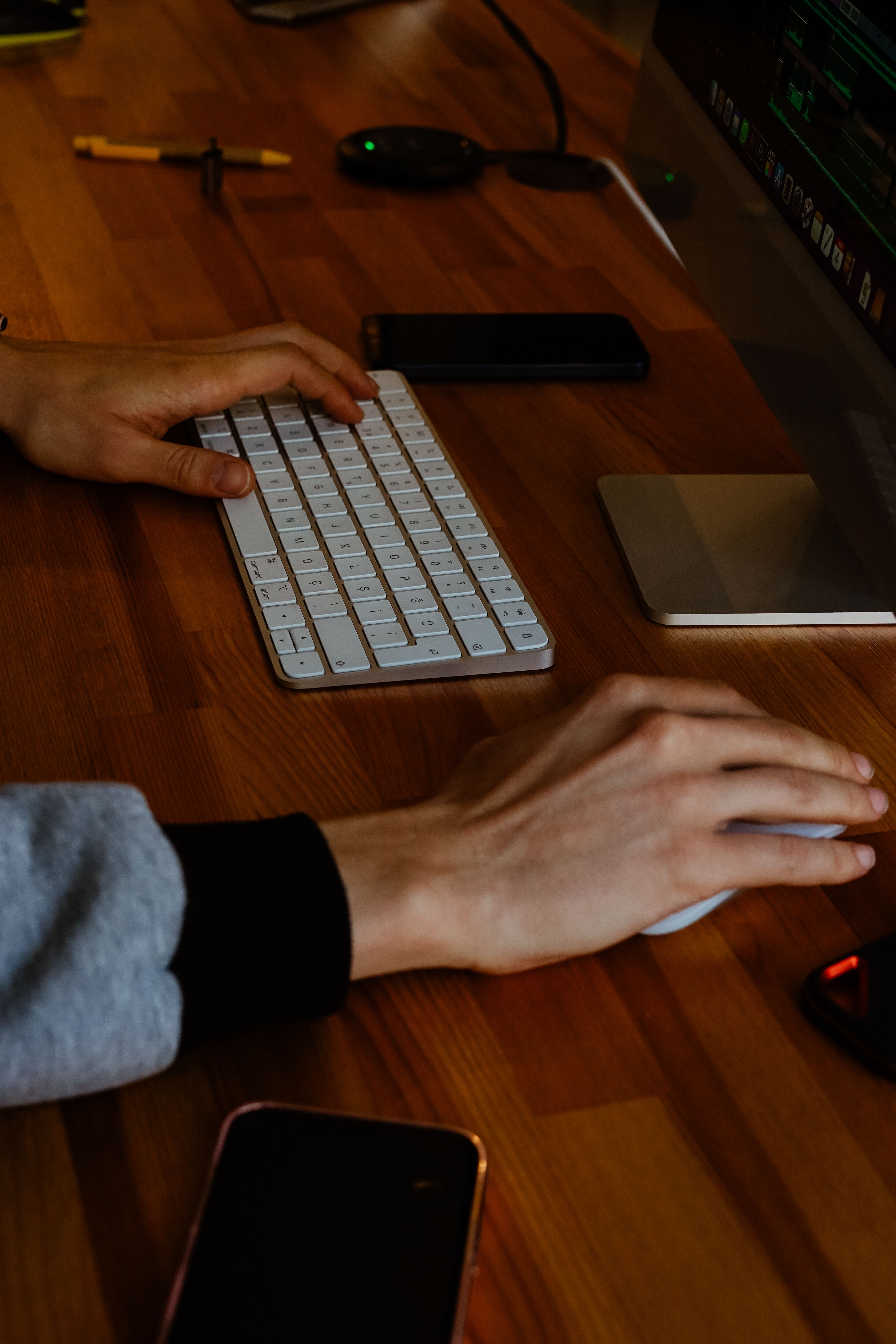 Close-Up Shot of Gaming Mouse and Keyboard · Free Stock Photo