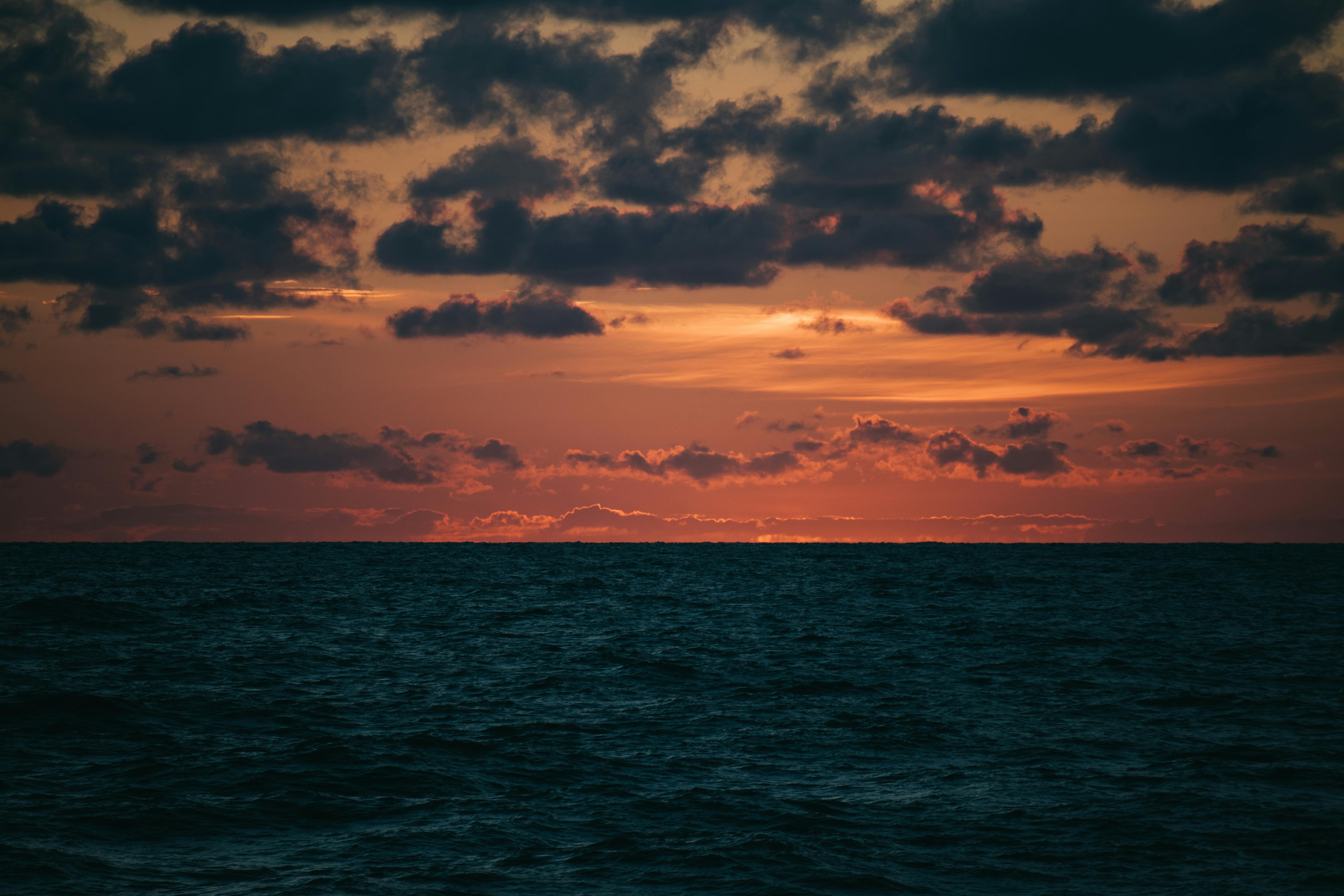 Dramatic Sky over the Sea at Dusk · Free Stock Photo