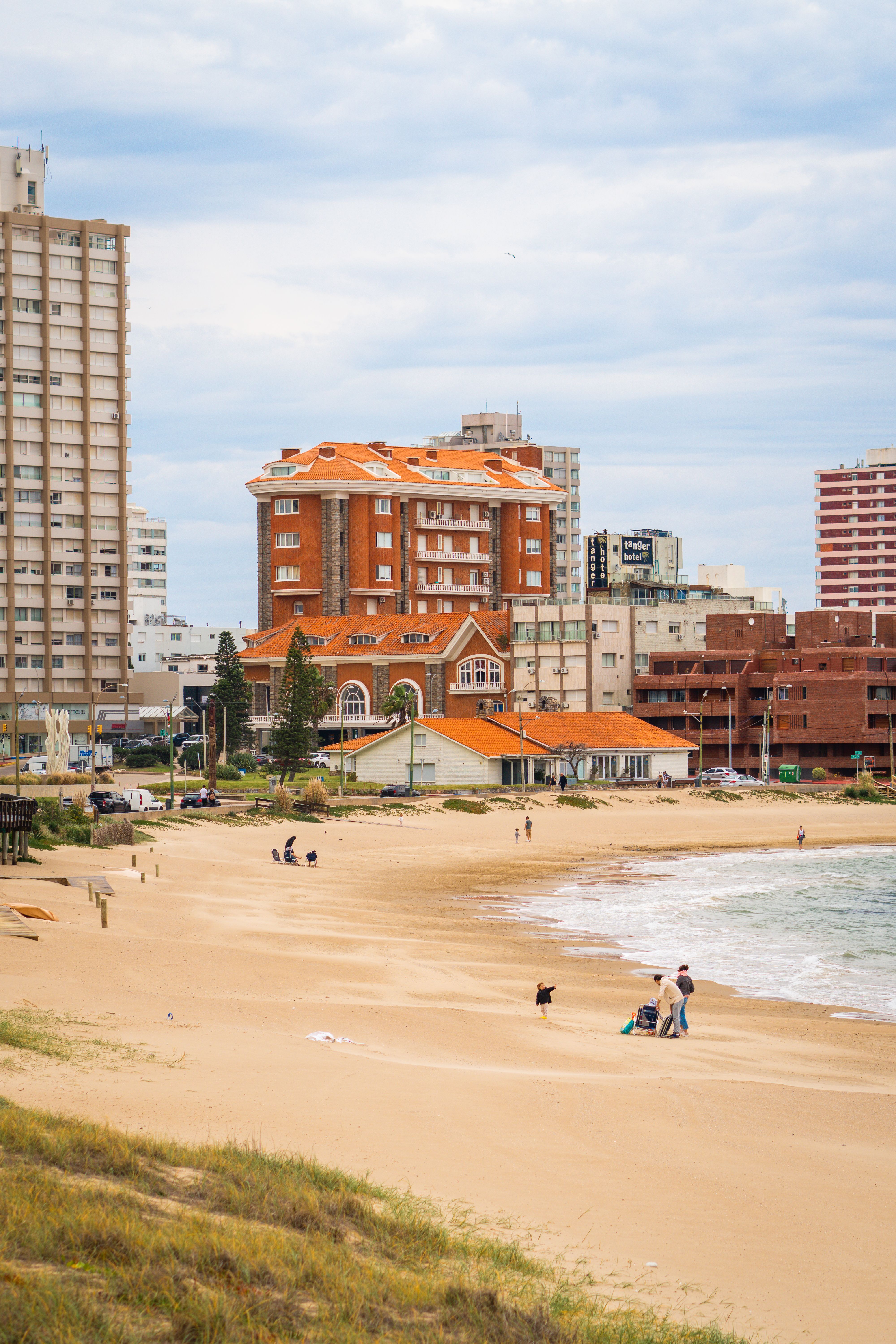 Playa La Mansa de Punta del Este · Free Stock Photo
