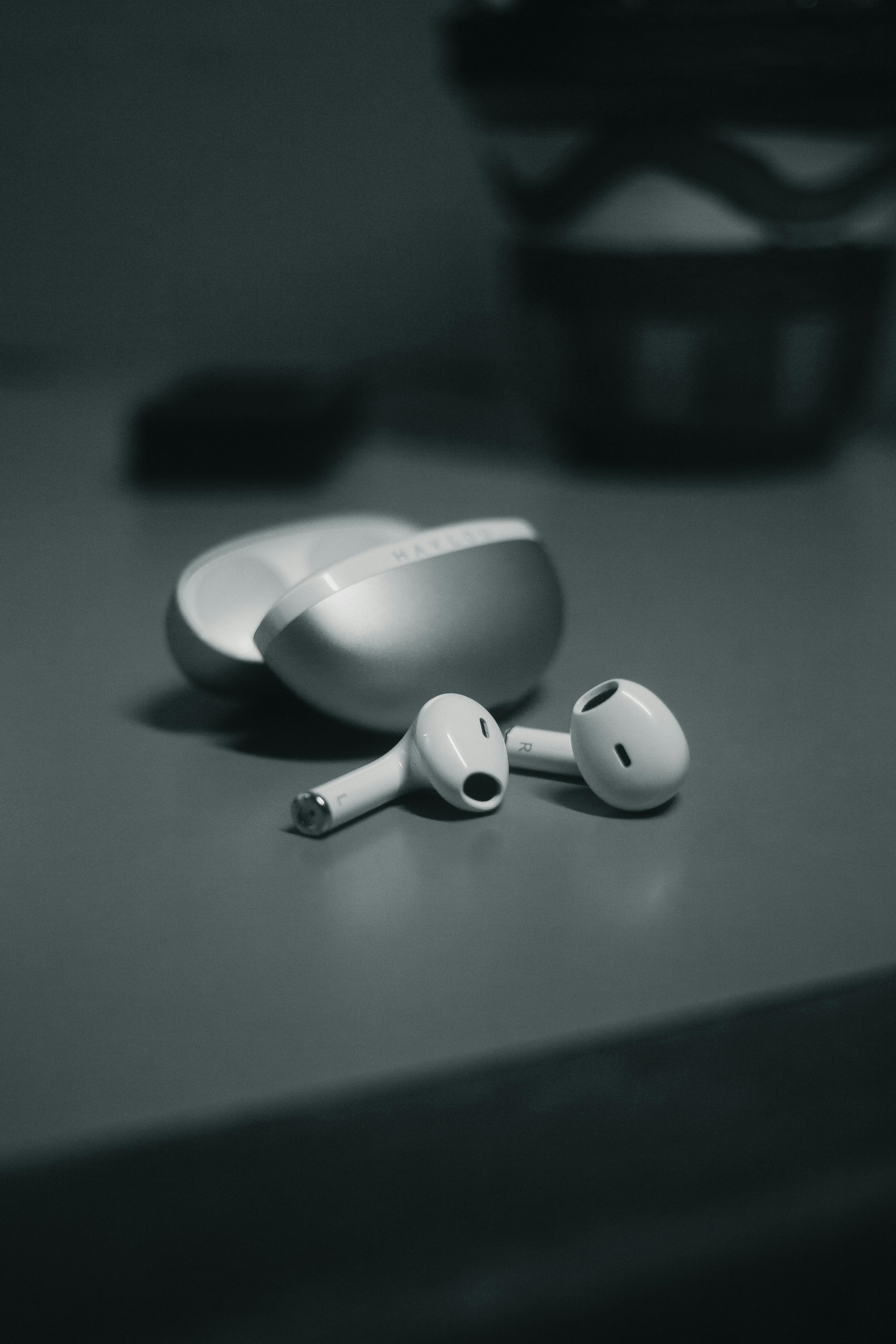 Close-Up Photograph of Earbuds · Free Stock Photo