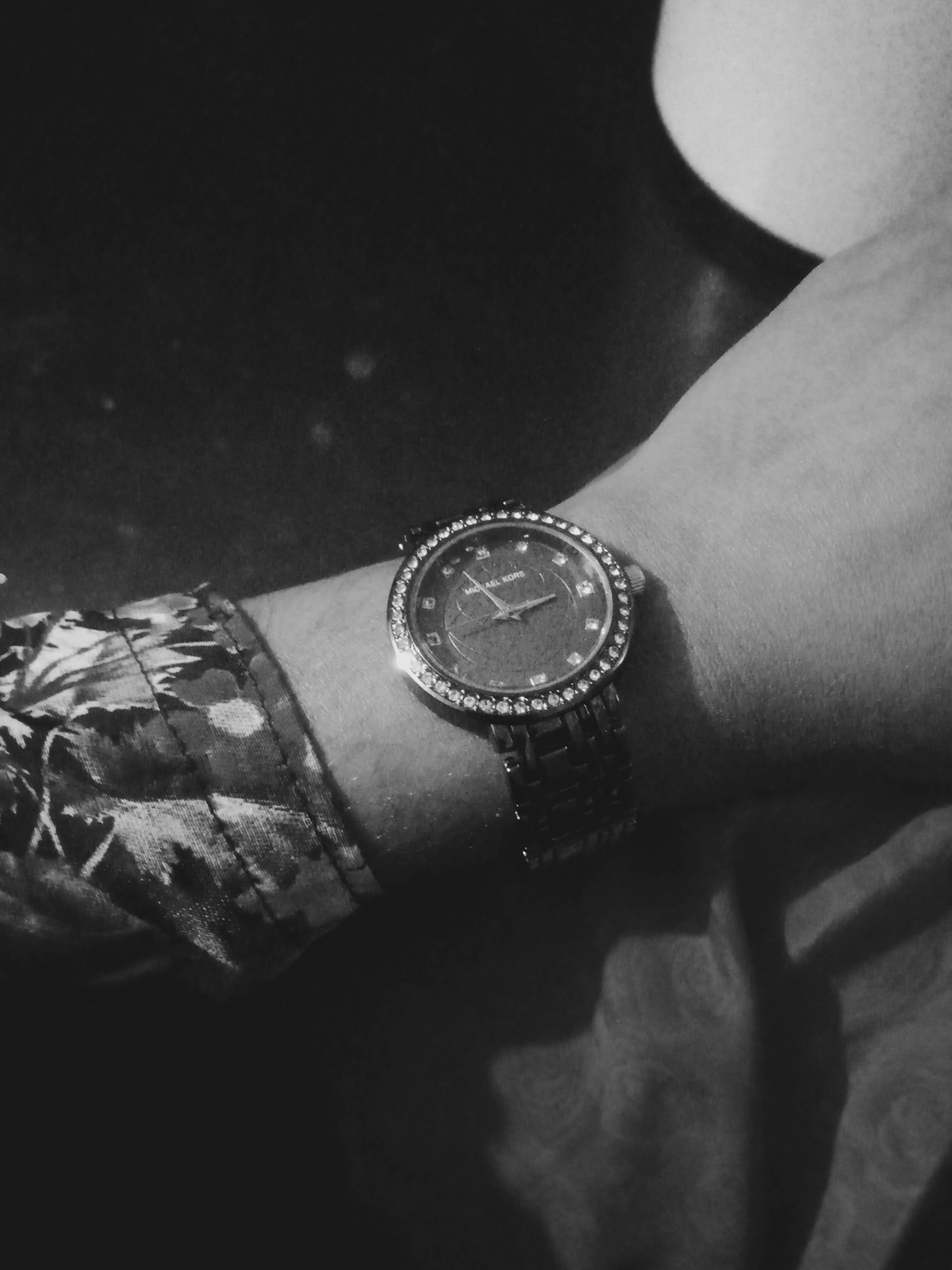 Man Watch Abs Photos, Download The BEST Free Man Watch Abs Stock Photos ...