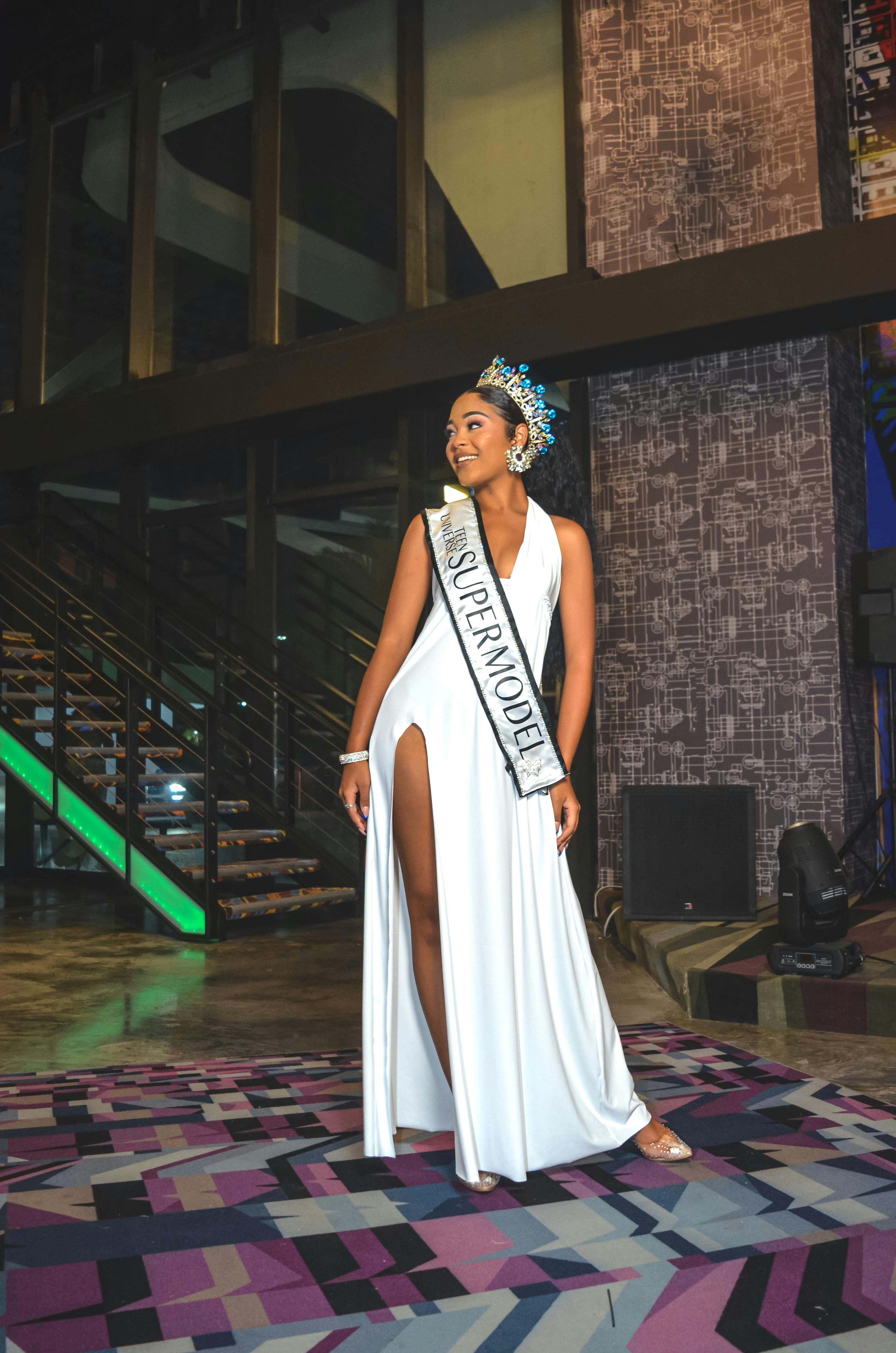 Supermodel Posing after Modeling Competition · Free Stock Photo