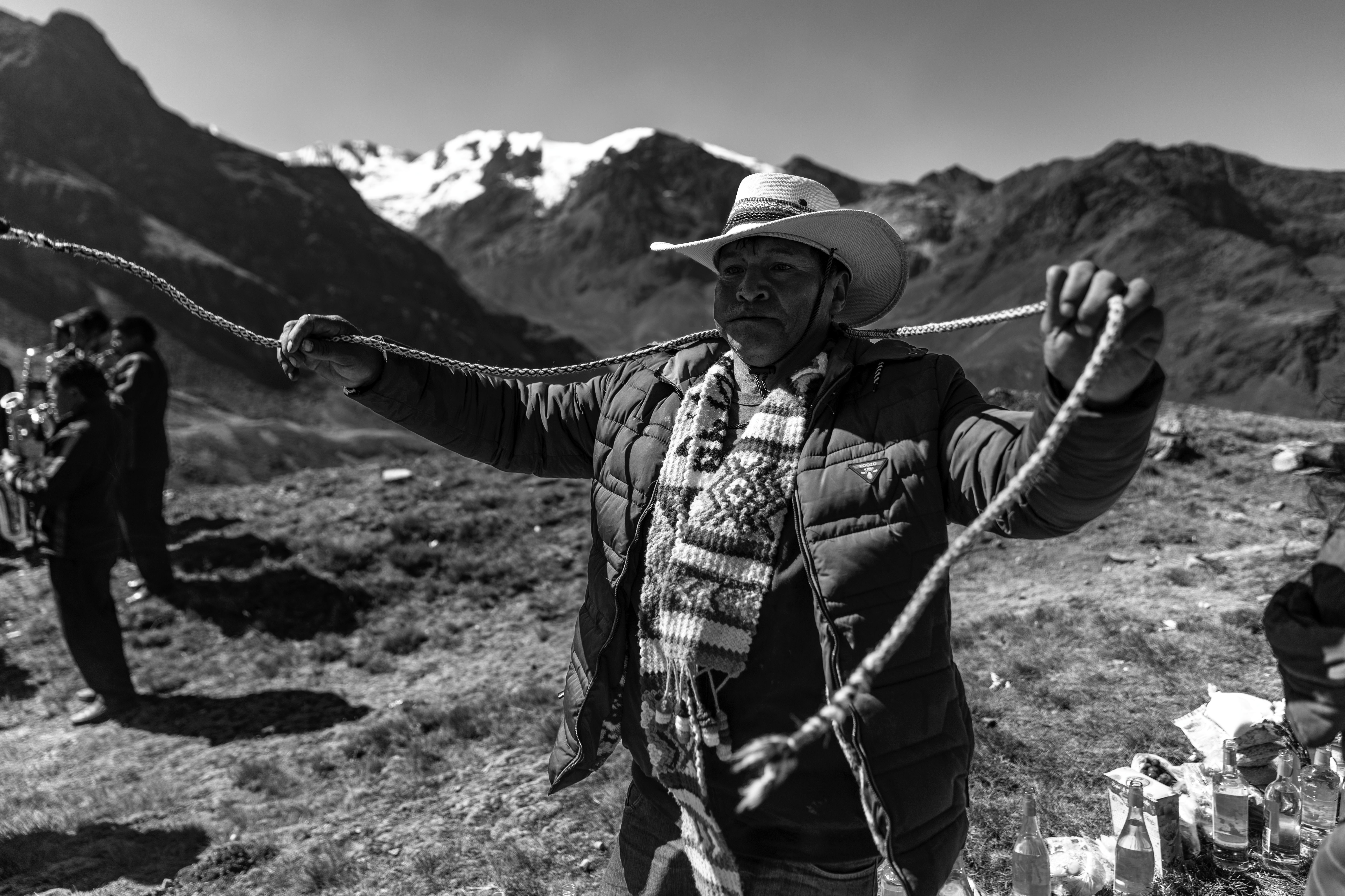 Man Holding a Rope · Free Stock Photo