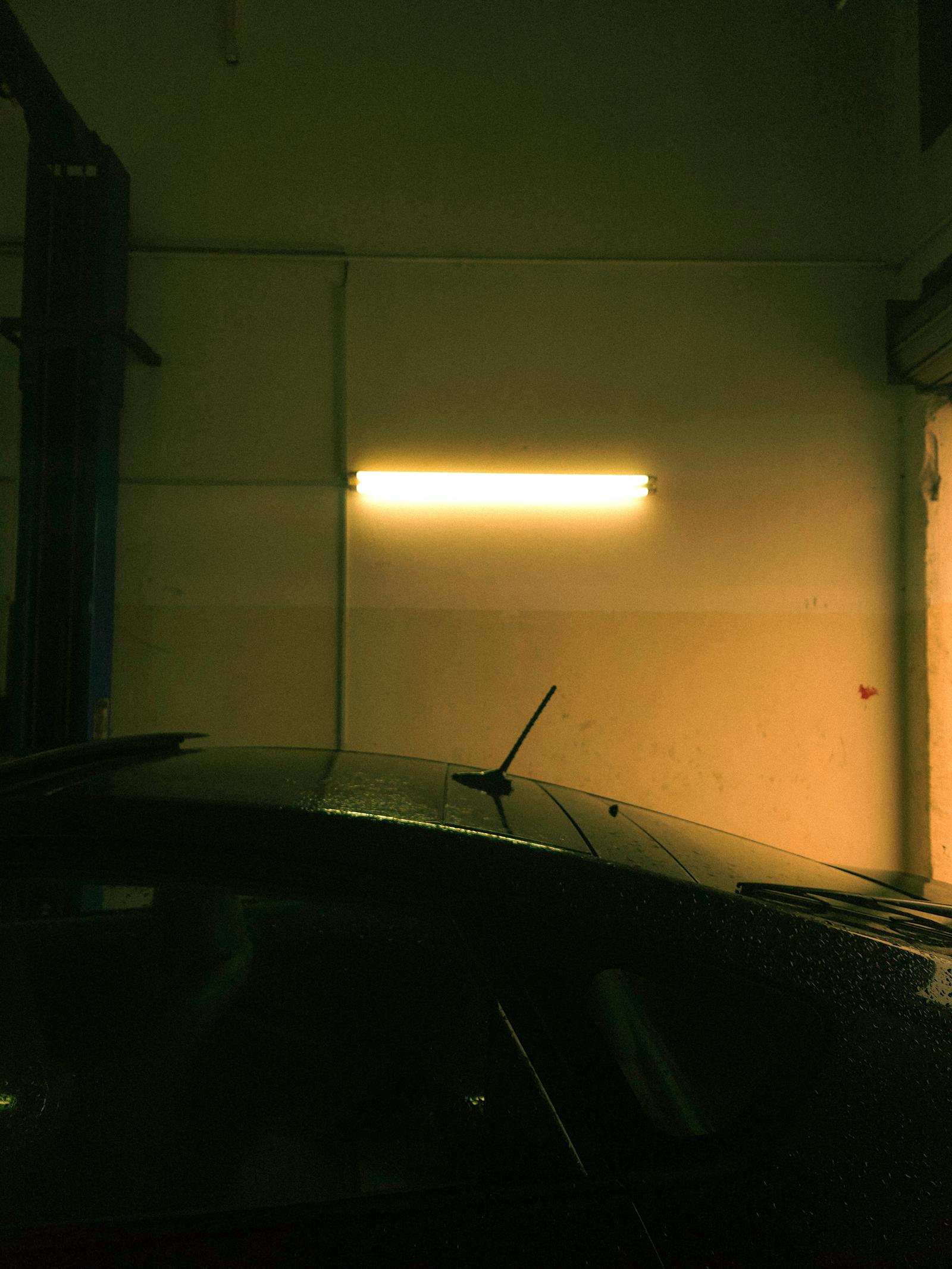 Car Garage Photos, Download The BEST Free Car Garage Stock Photos & HD ...