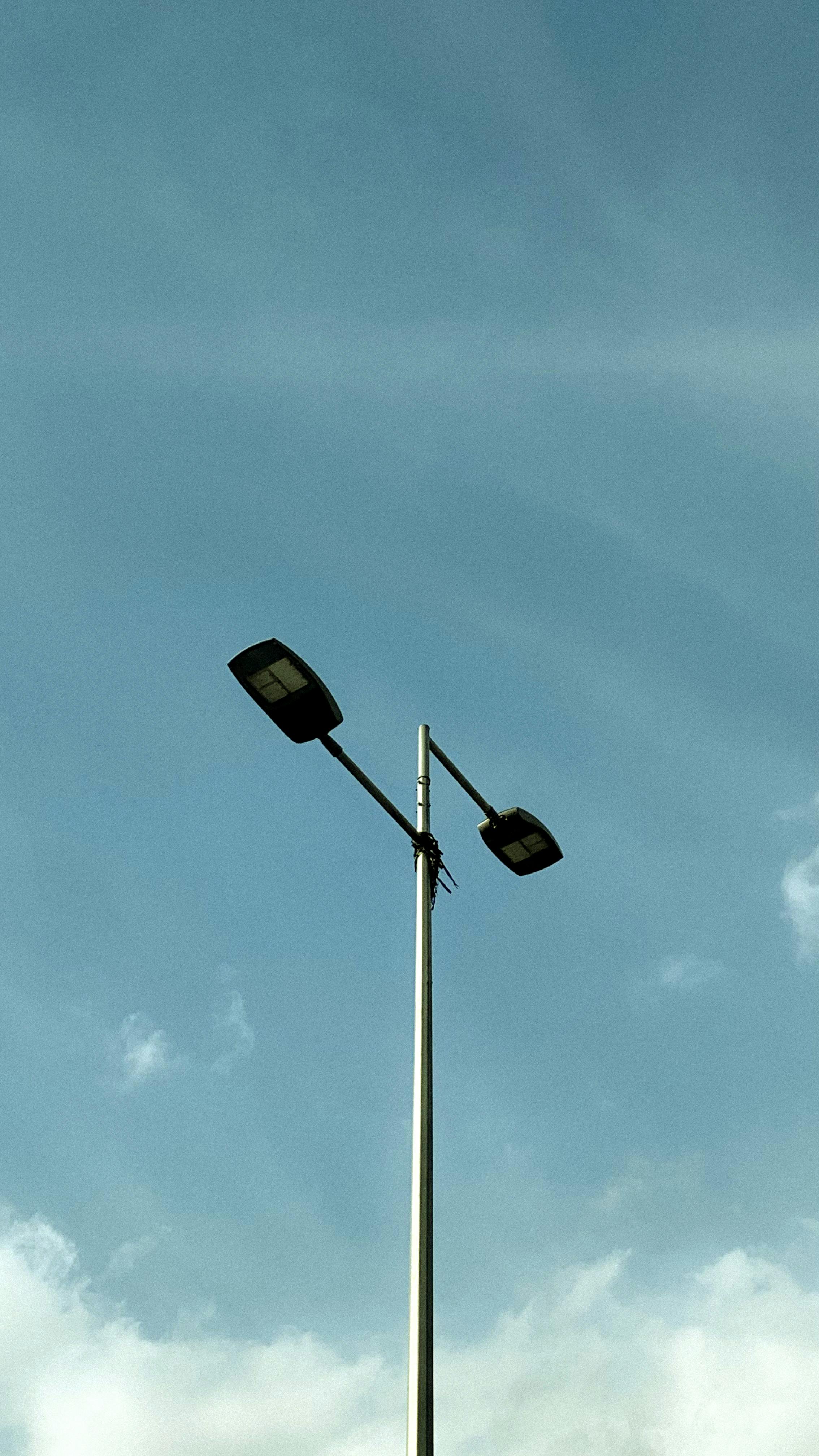 Low Angle Photography of a Building · Free Stock Photo